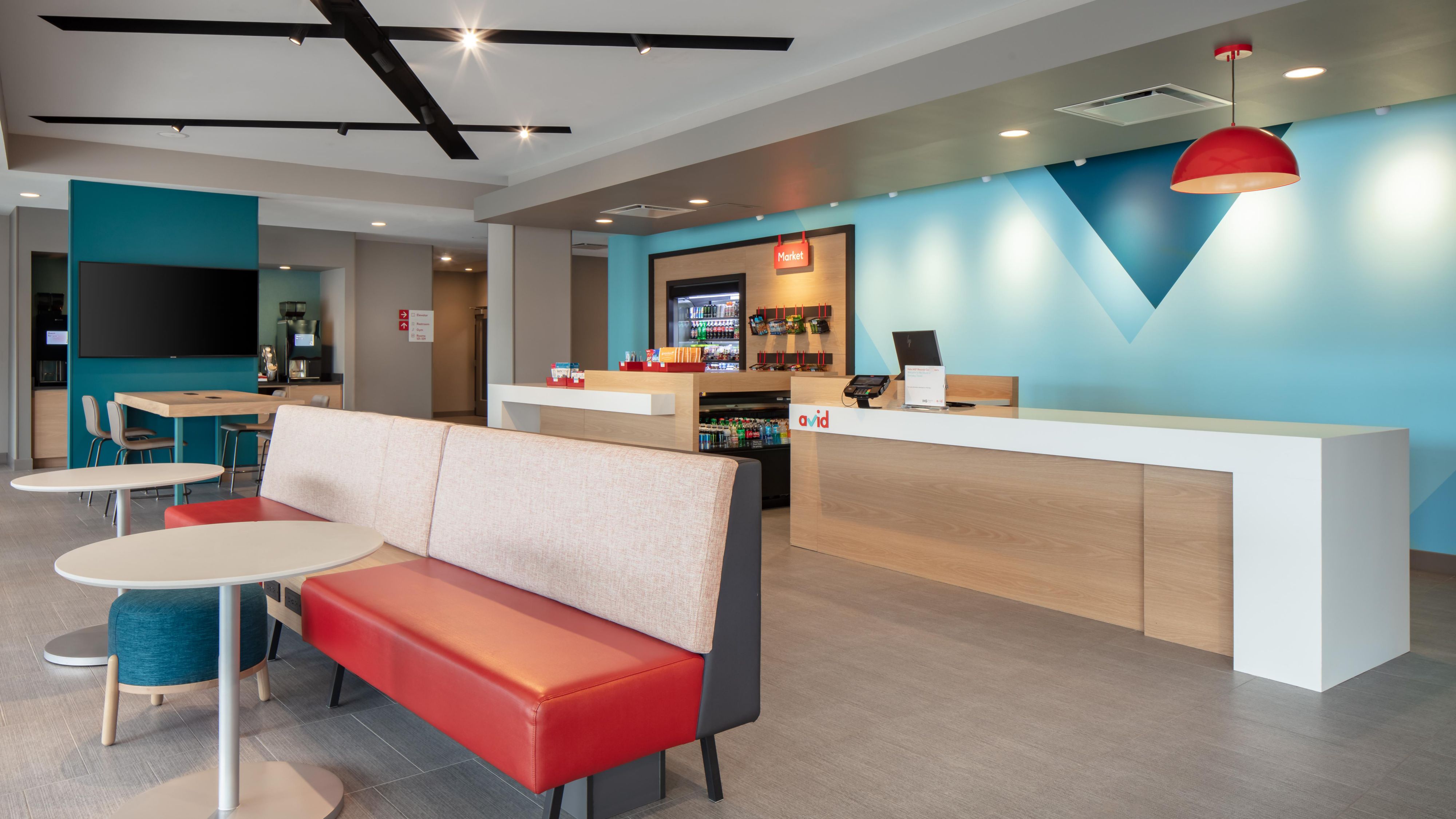Monona Hotel near Kohl Center | avid hotel Madison - Monona
