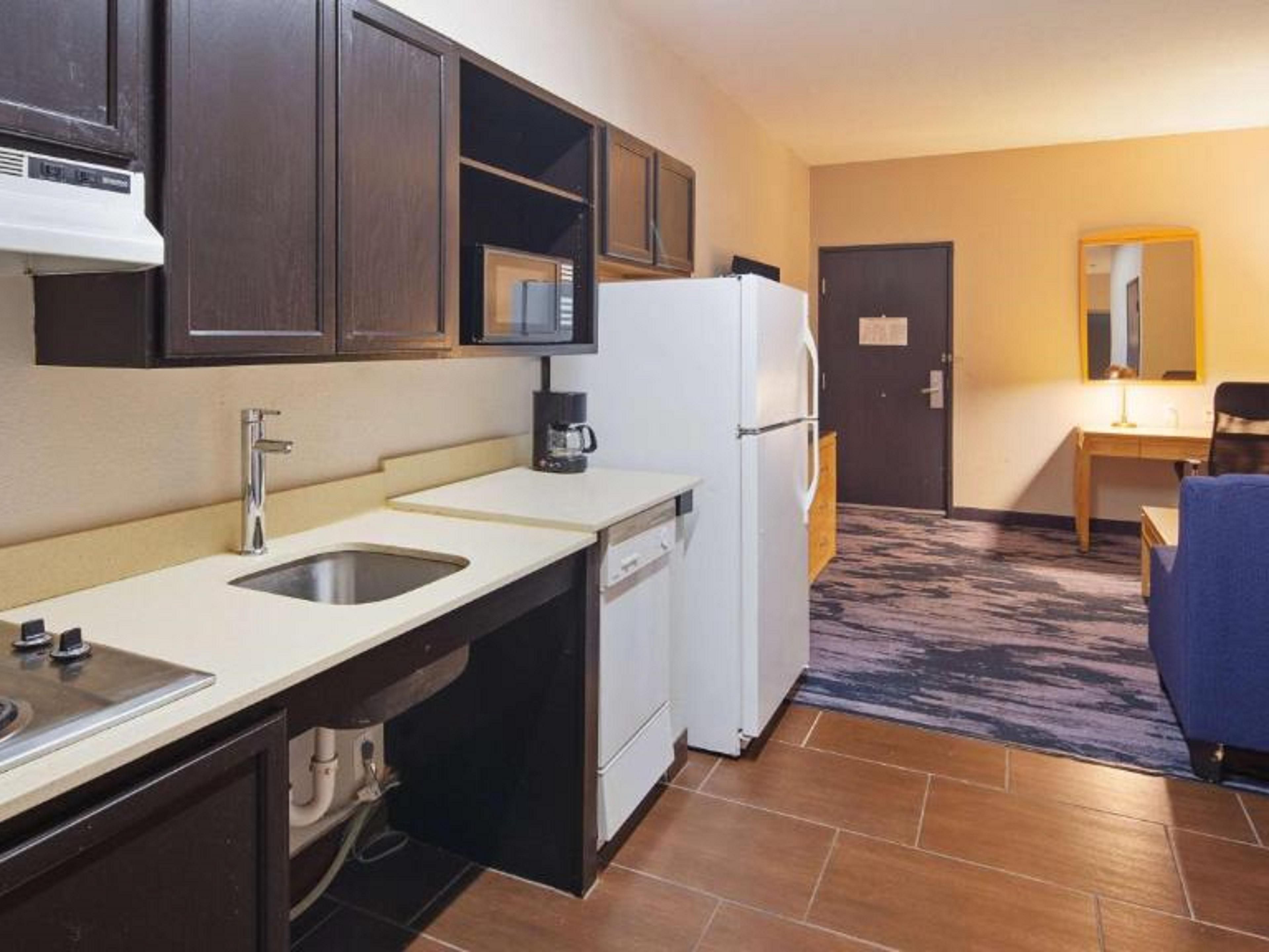 San Antonio Hotel Rooms | (SPHC) Pulse Pnt Stes at Fort Sam Hou ...