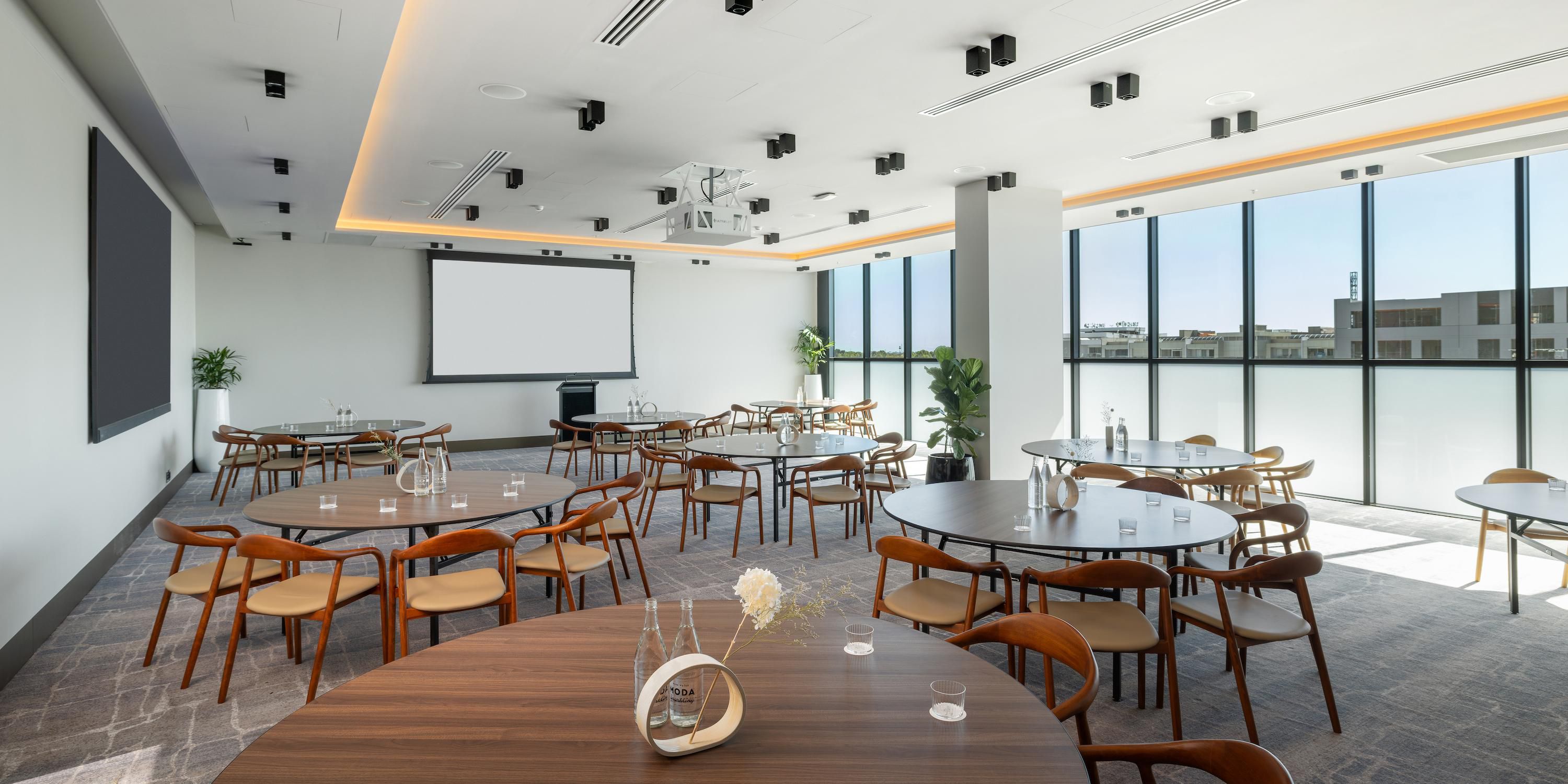 Crowne Plaza Adelaide Mawson Lakes hotel accommodation restaurant and bar