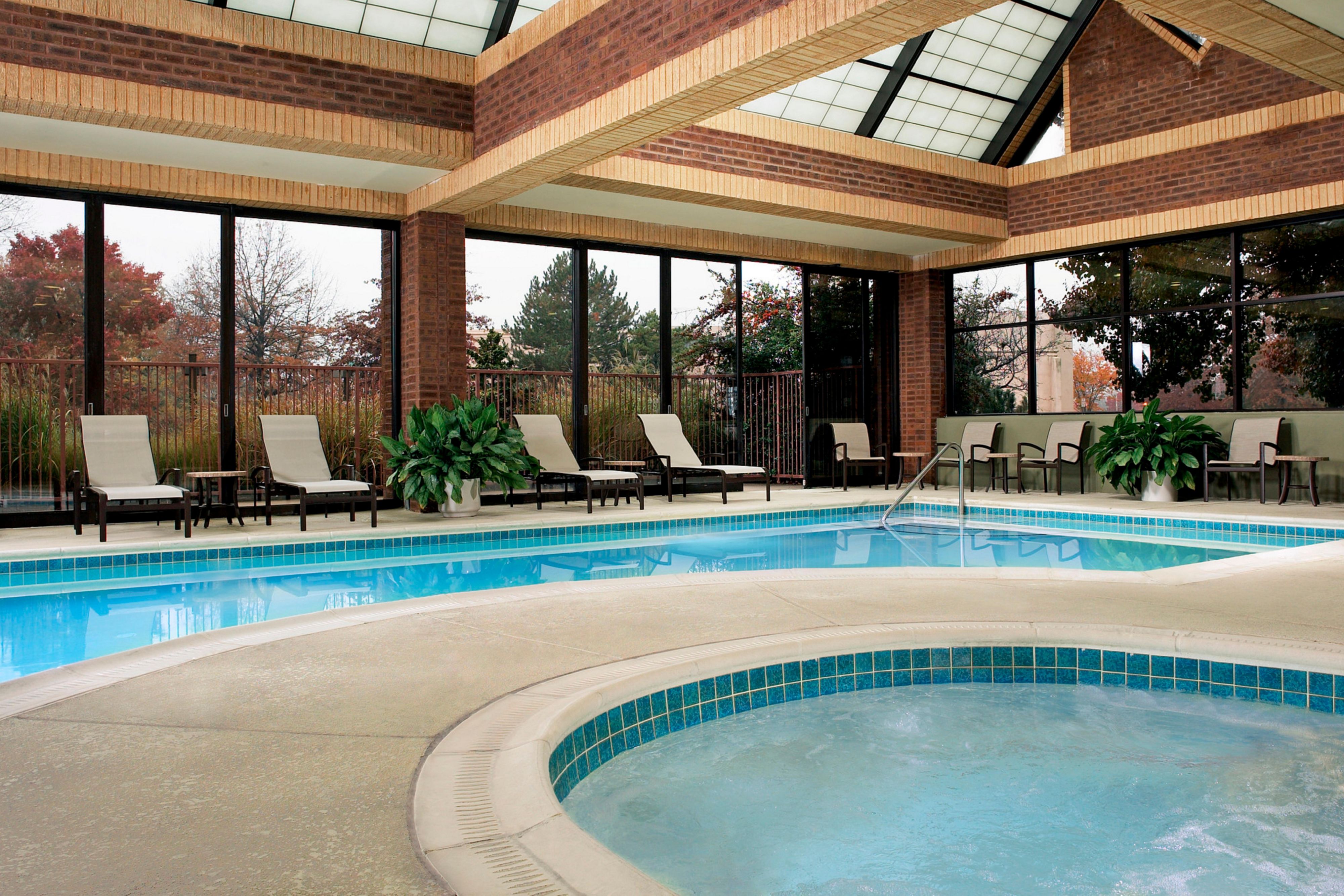 Annapolis Hotels with Pools near Naval Academy | Crowne Plaza Annapolis
