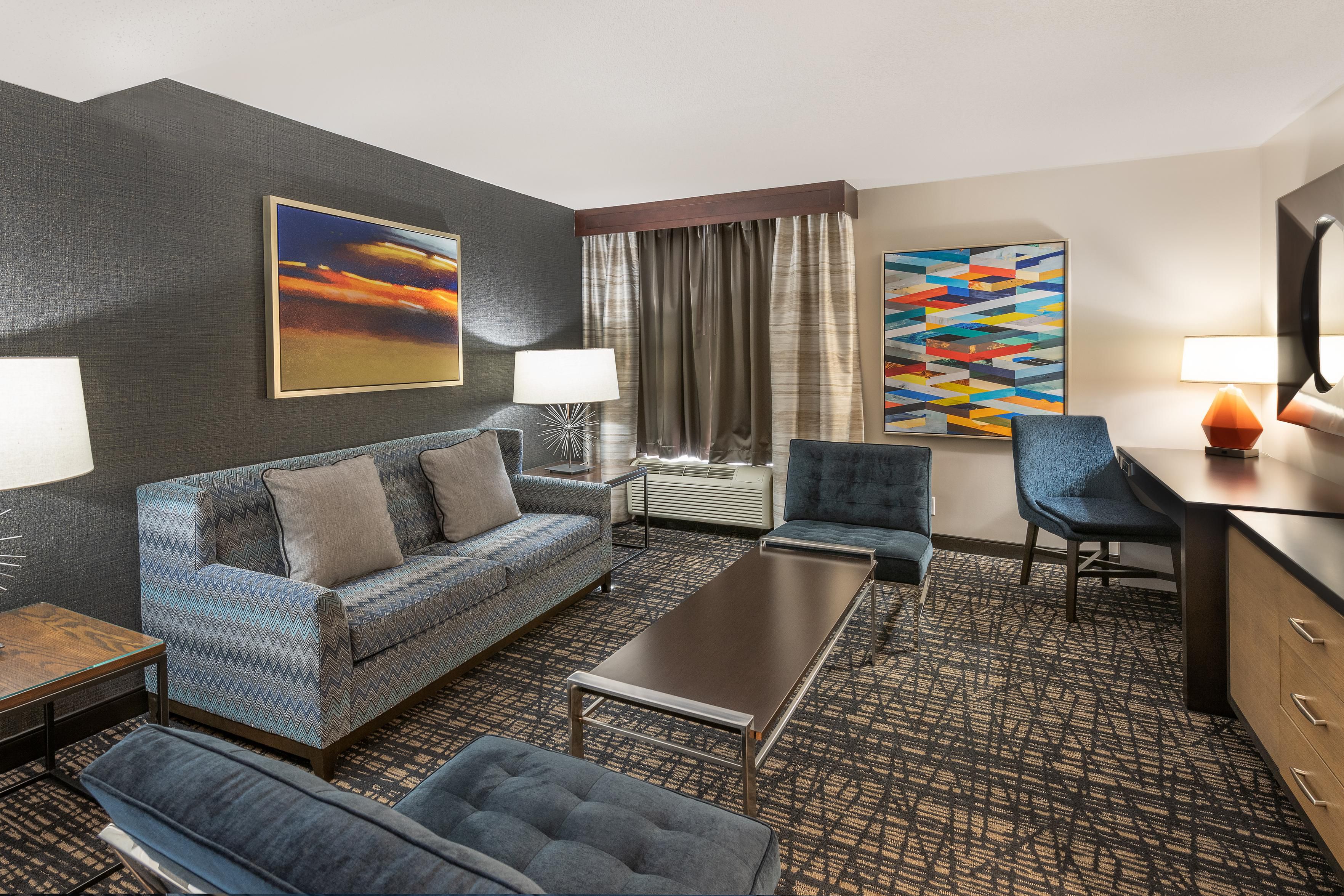 Annapolis Hotels with Pools near Naval Academy | Crowne Plaza Annapolis