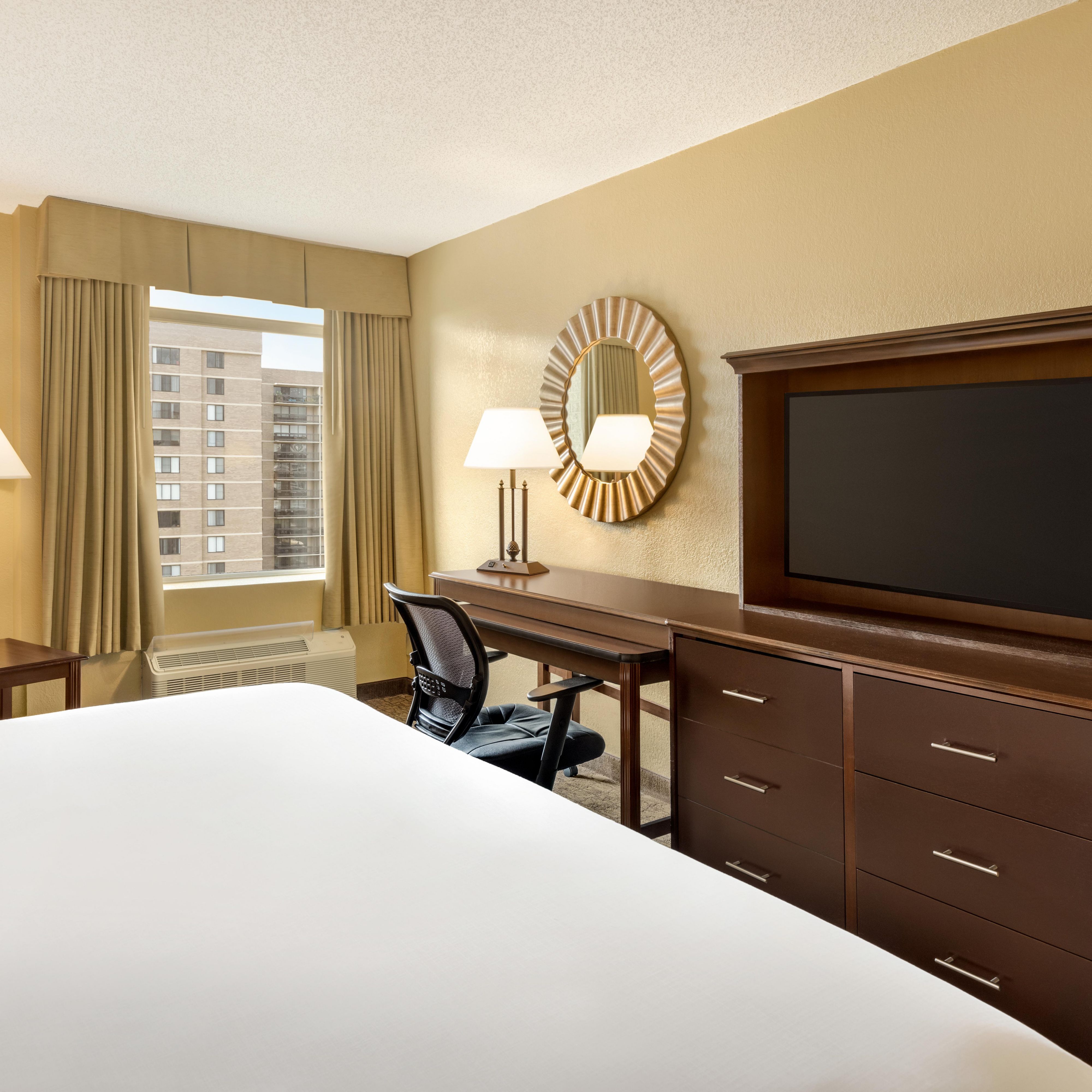 Arlington, VA Hotels near DCA | Crowne Plaza Crystal City - Washington DC