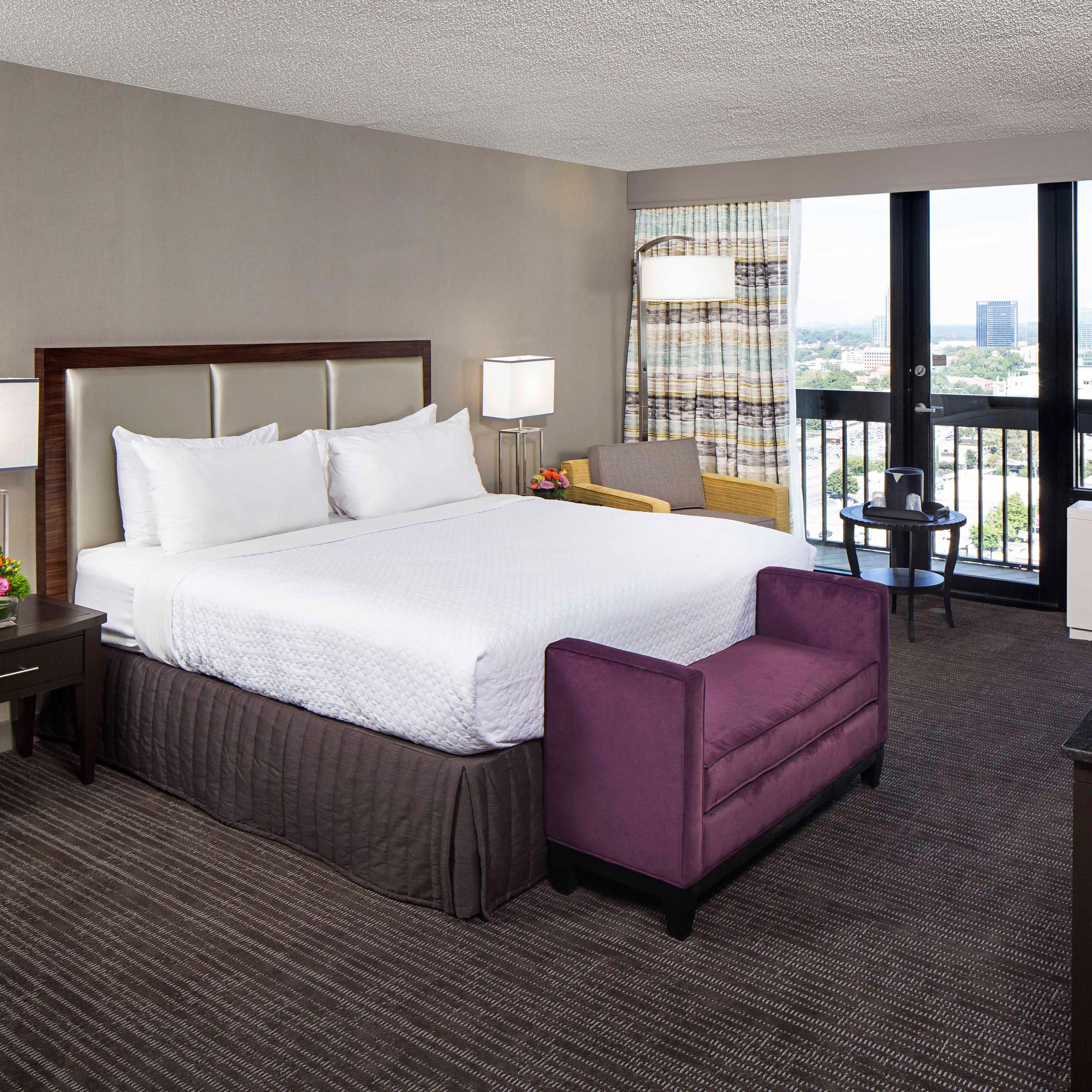 Atlanta Hotels Near Georgia Aquarium & Georgia Tech | Crowne Plaza ...