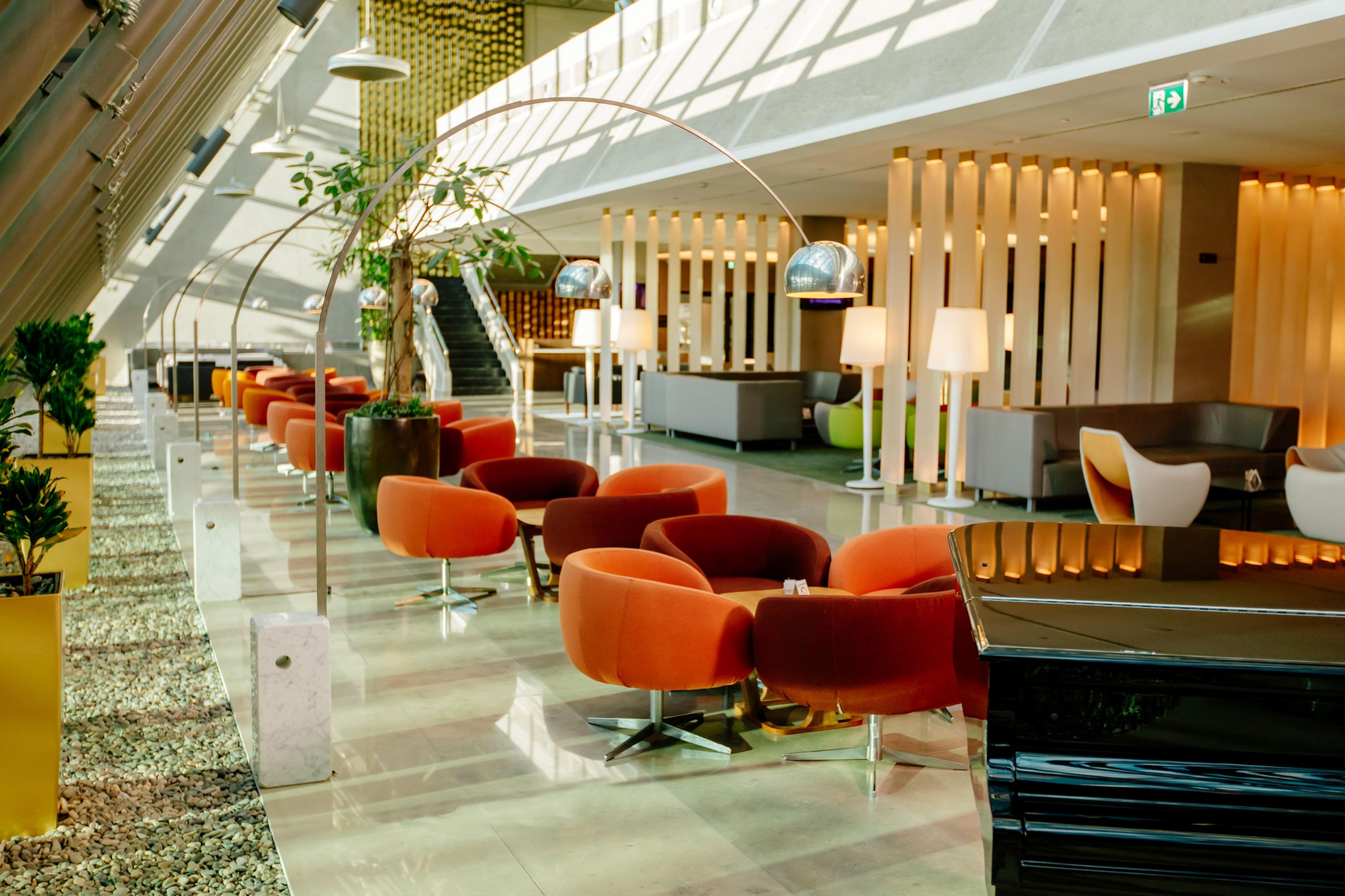 Business Hotel with 14 meeting rooms, two restaurants, spa and pool ...