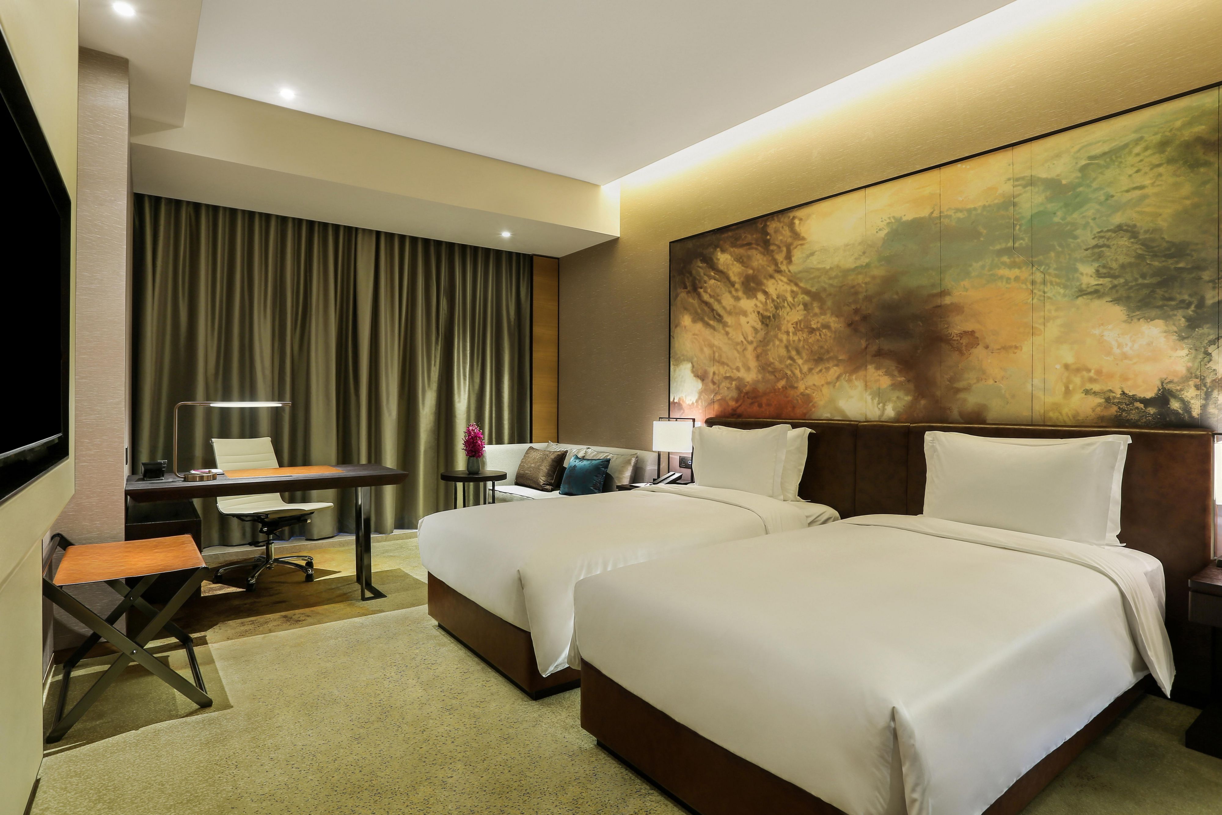 Business Hotel in Chengdu Near City Attractions | Crowne Plaza Chengdu ...