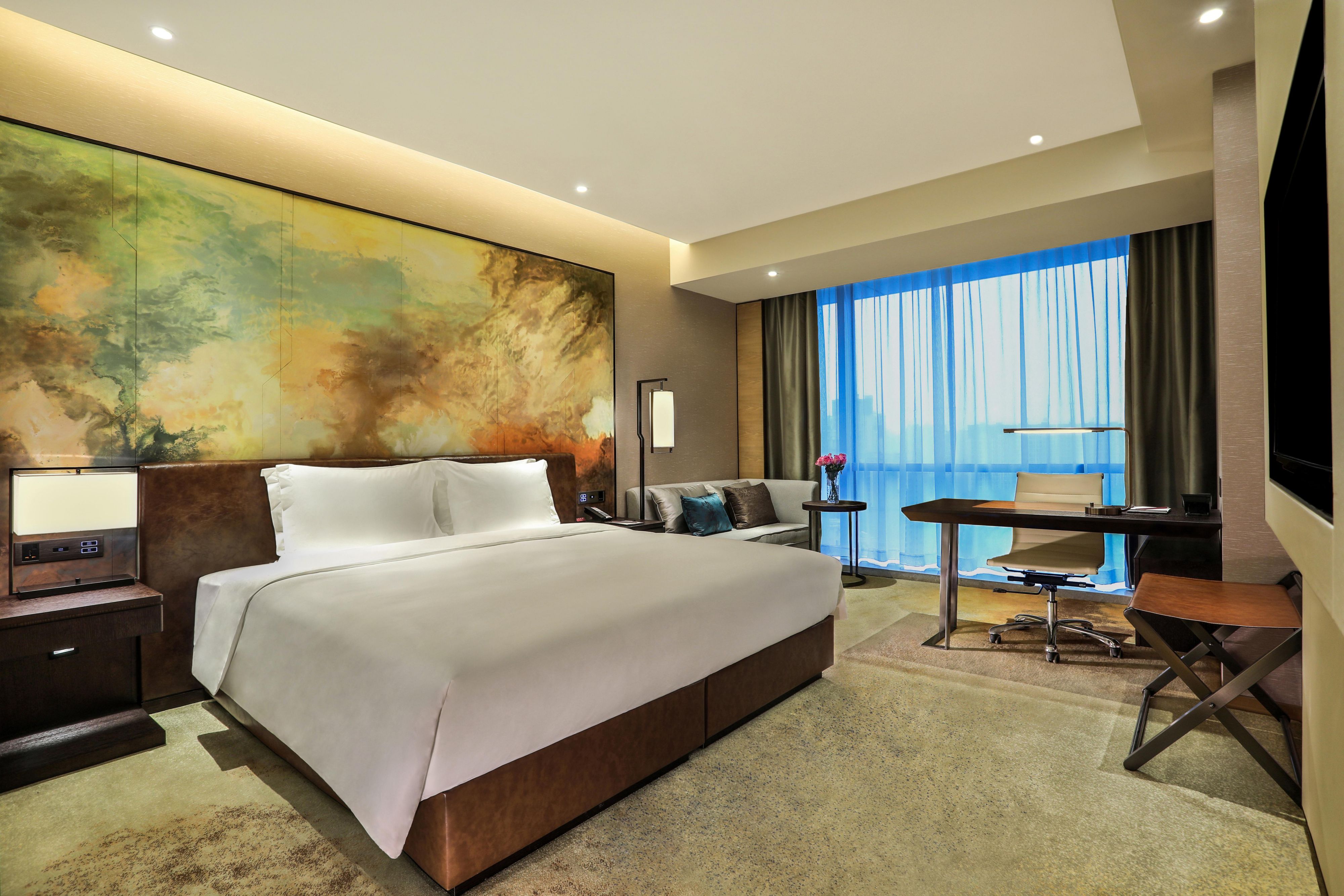 Business Hotel in Chengdu Near City Attractions | Crowne Plaza Chengdu ...