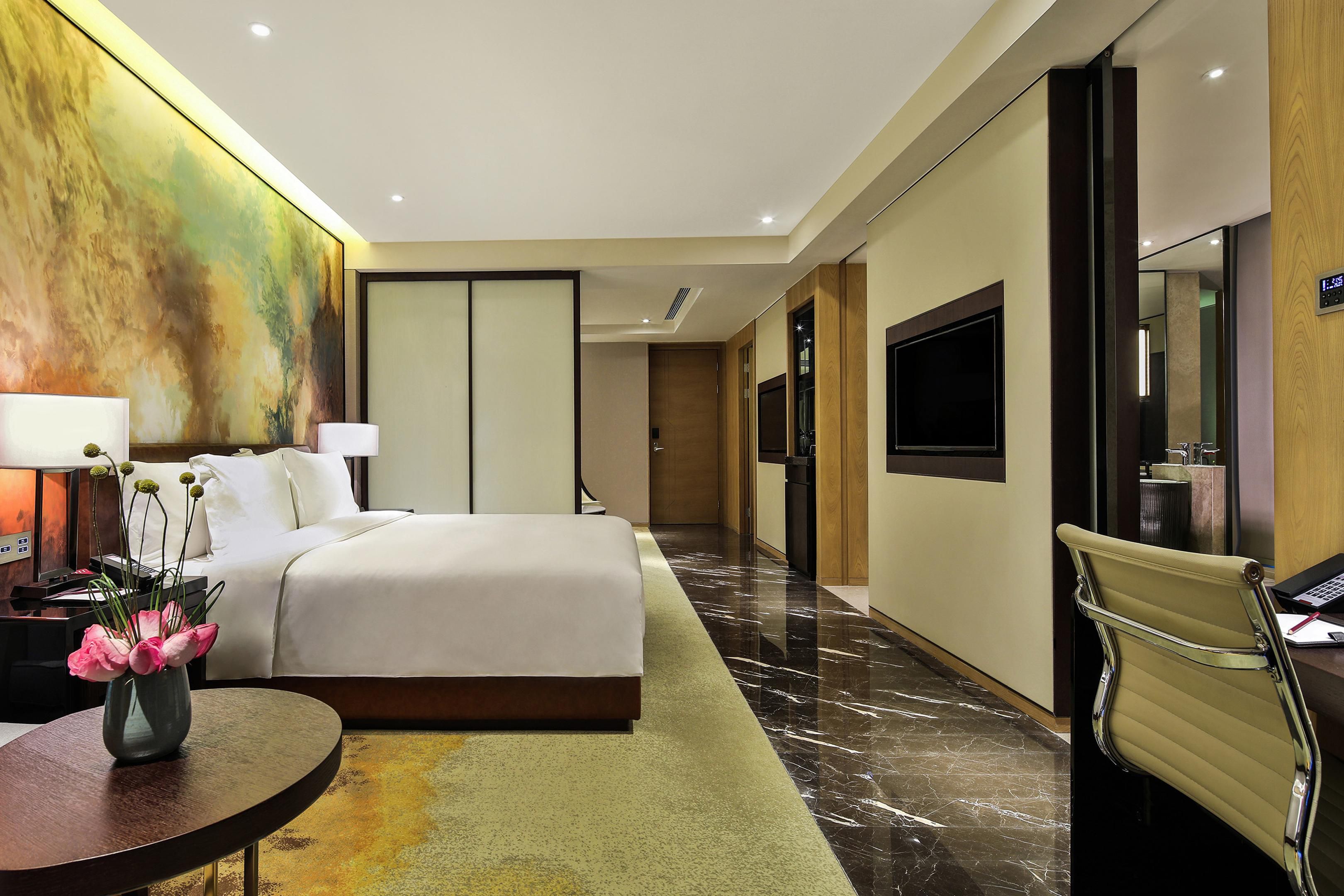 Business Hotel in Chengdu Near City Attractions | Crowne Plaza Chengdu ...