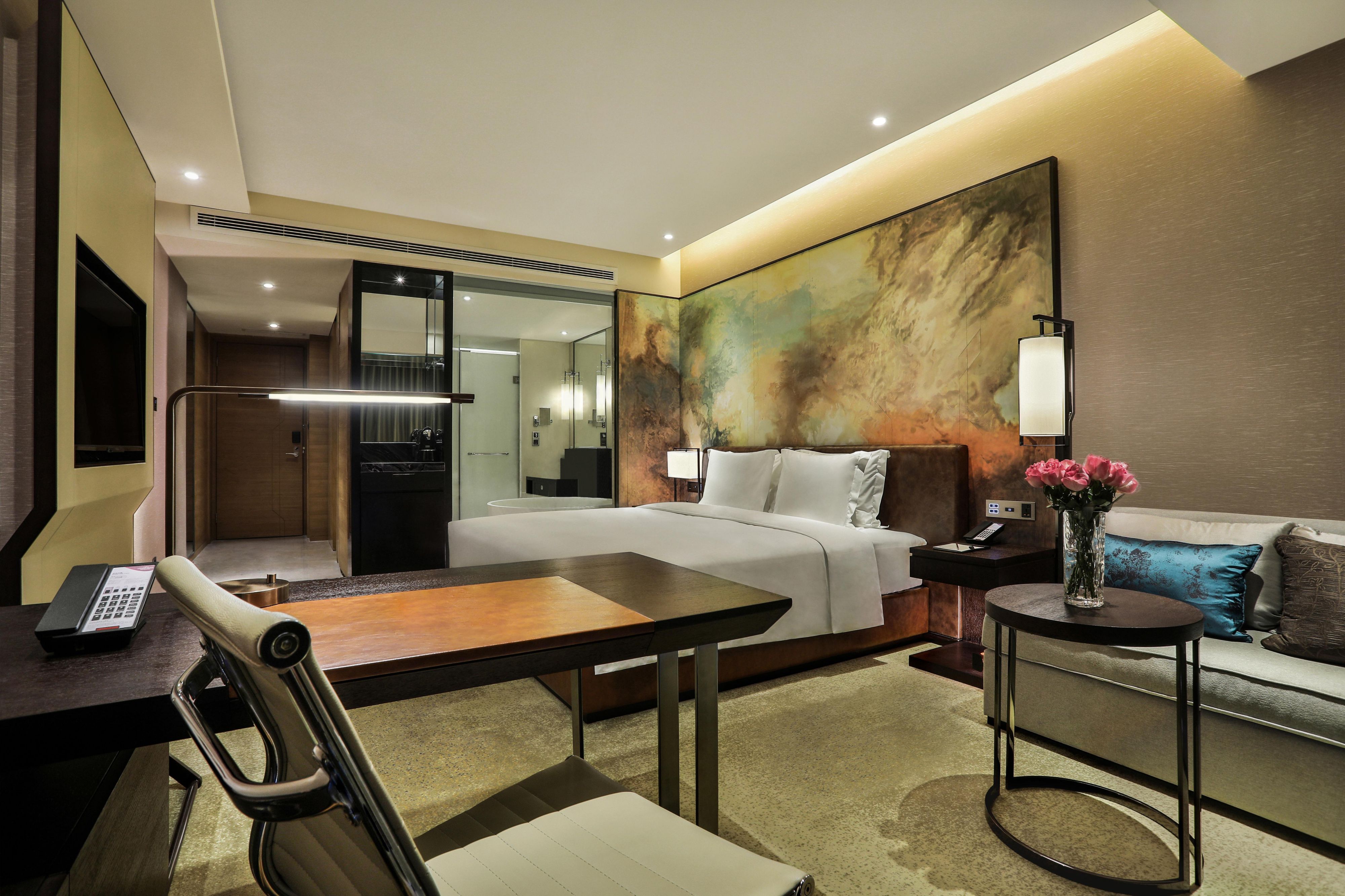 Business Hotel in Chengdu Near City Attractions | Crowne Plaza Chengdu ...
