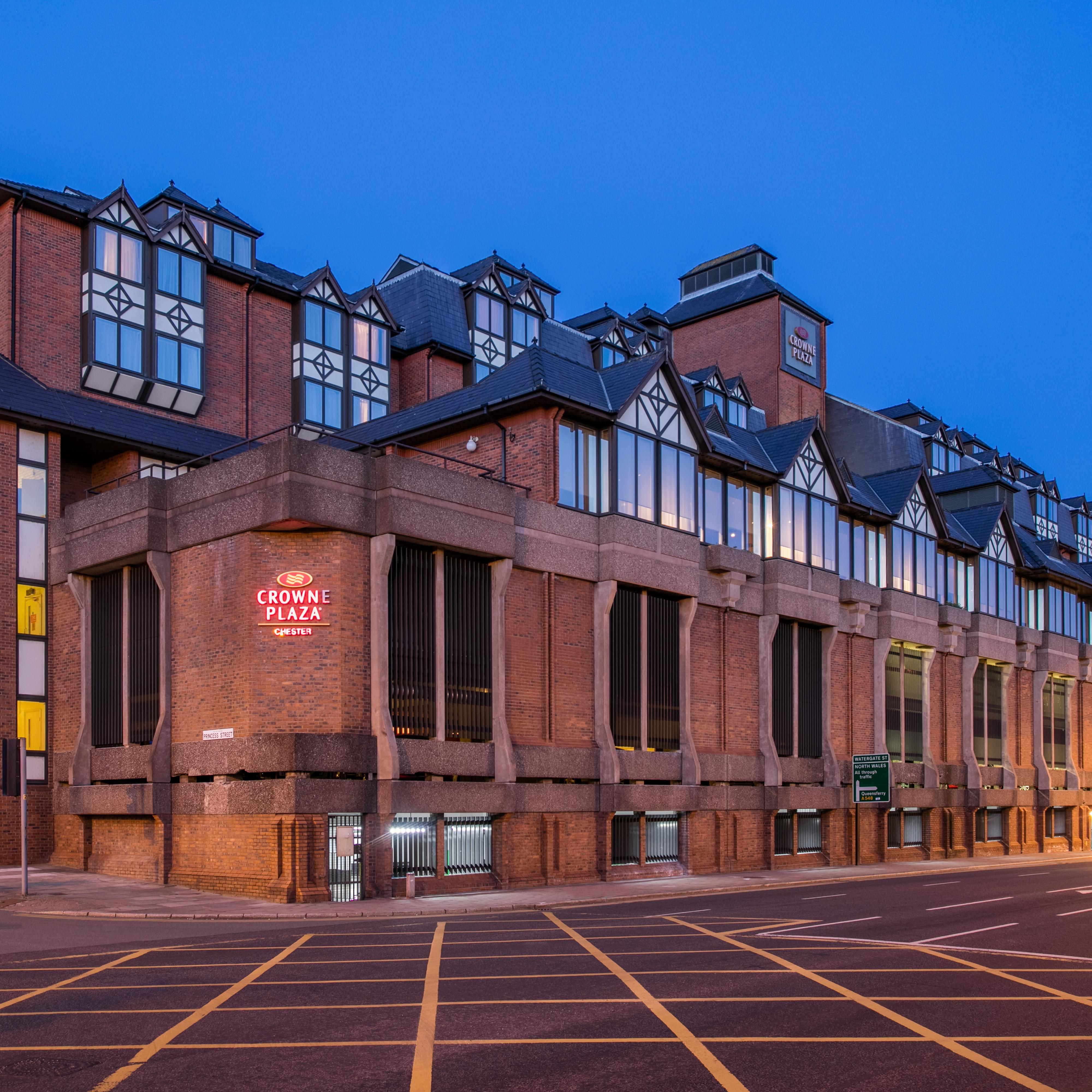 Business 4-Star Hotels In Chester: Crowne Plaza Chester