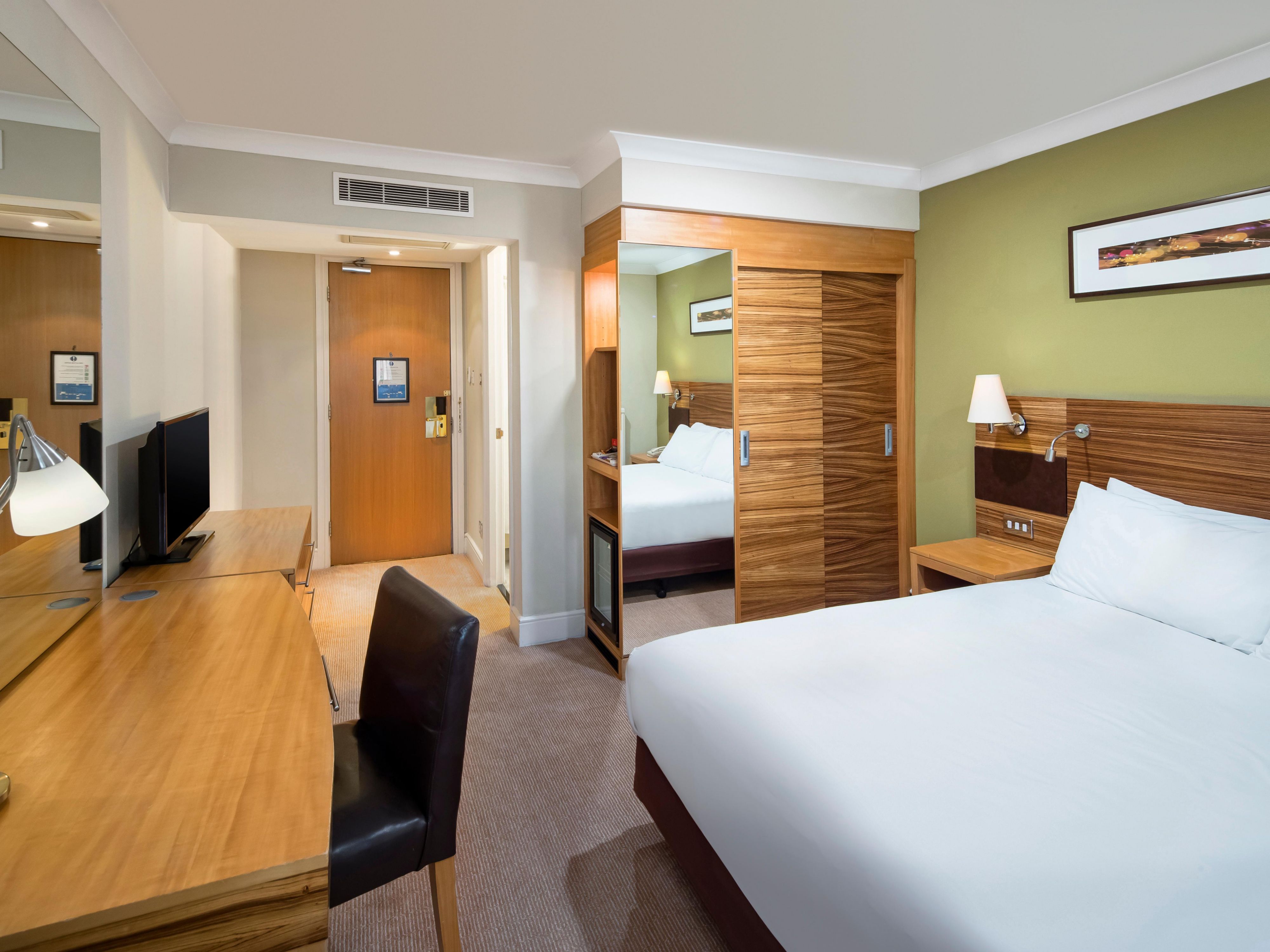 Business 4-Star Hotels In Chester: Crowne Plaza Chester