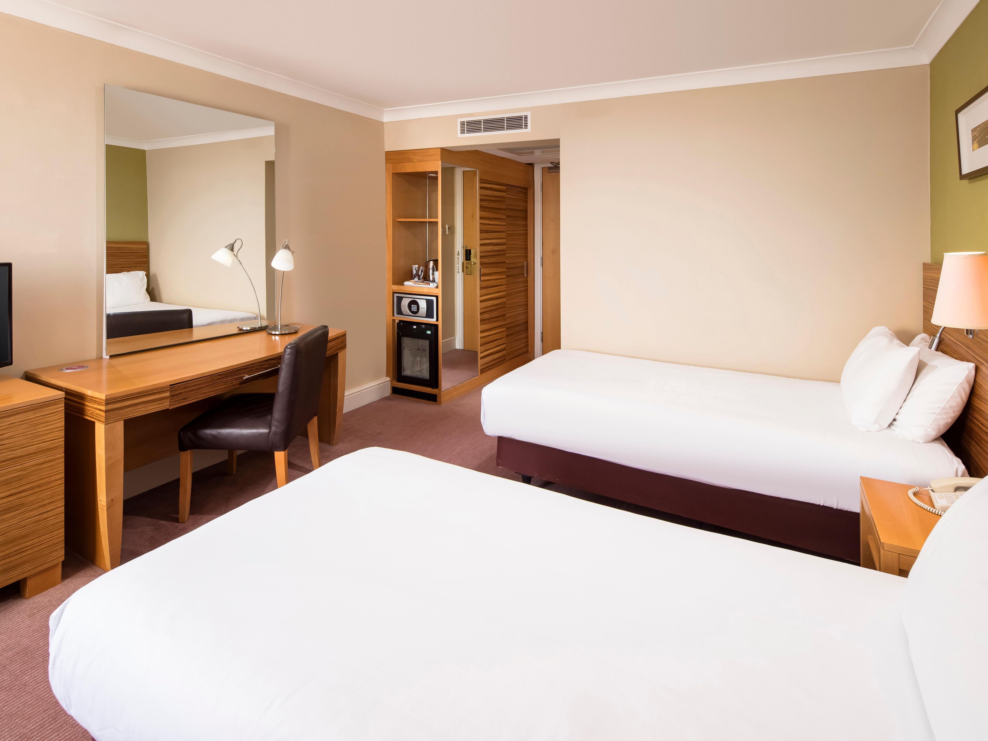 Business 4-Star Hotels In Chester: Crowne Plaza Chester