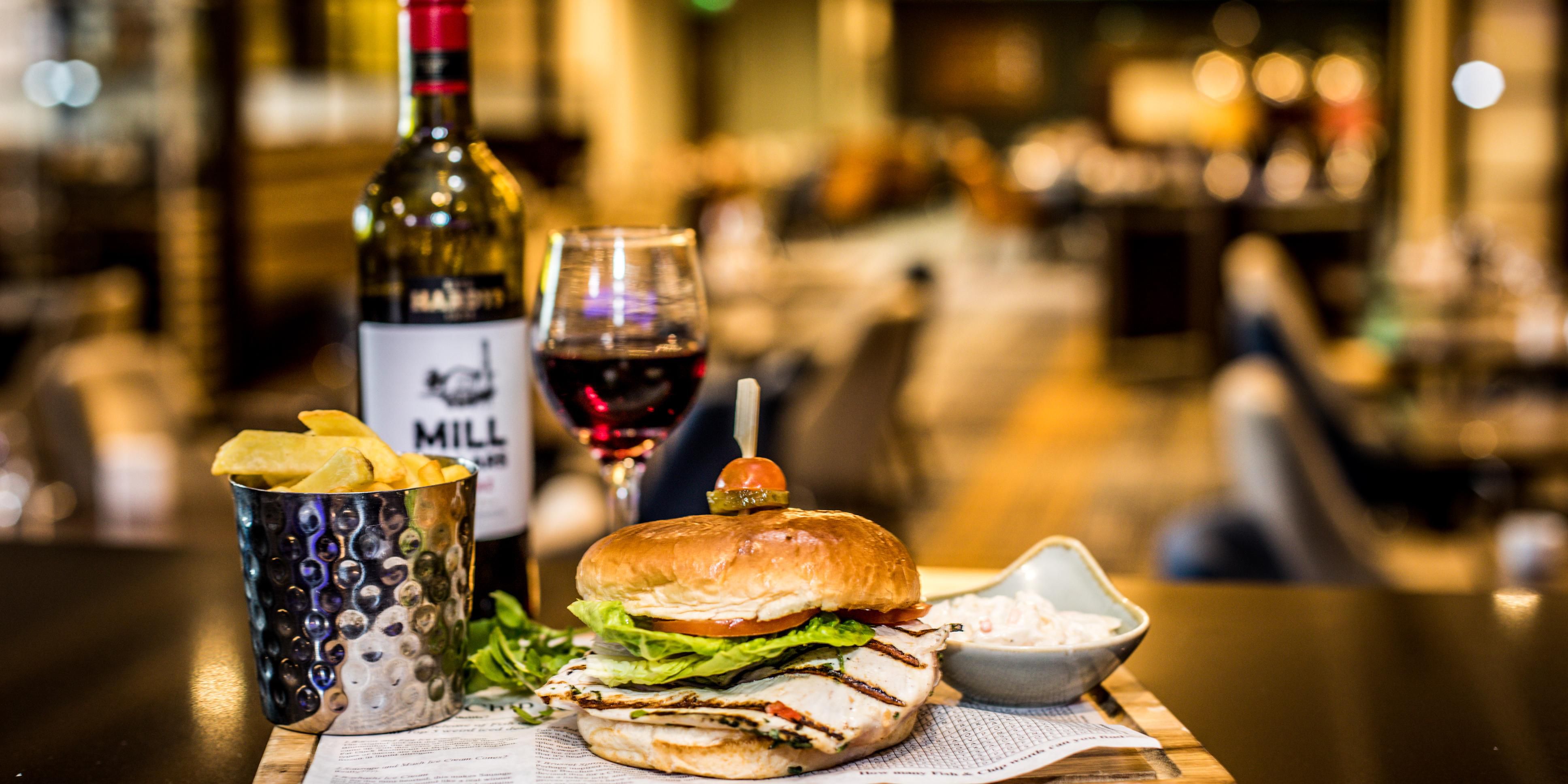Crowne Plaza London - Gatwick Airport Dining Options