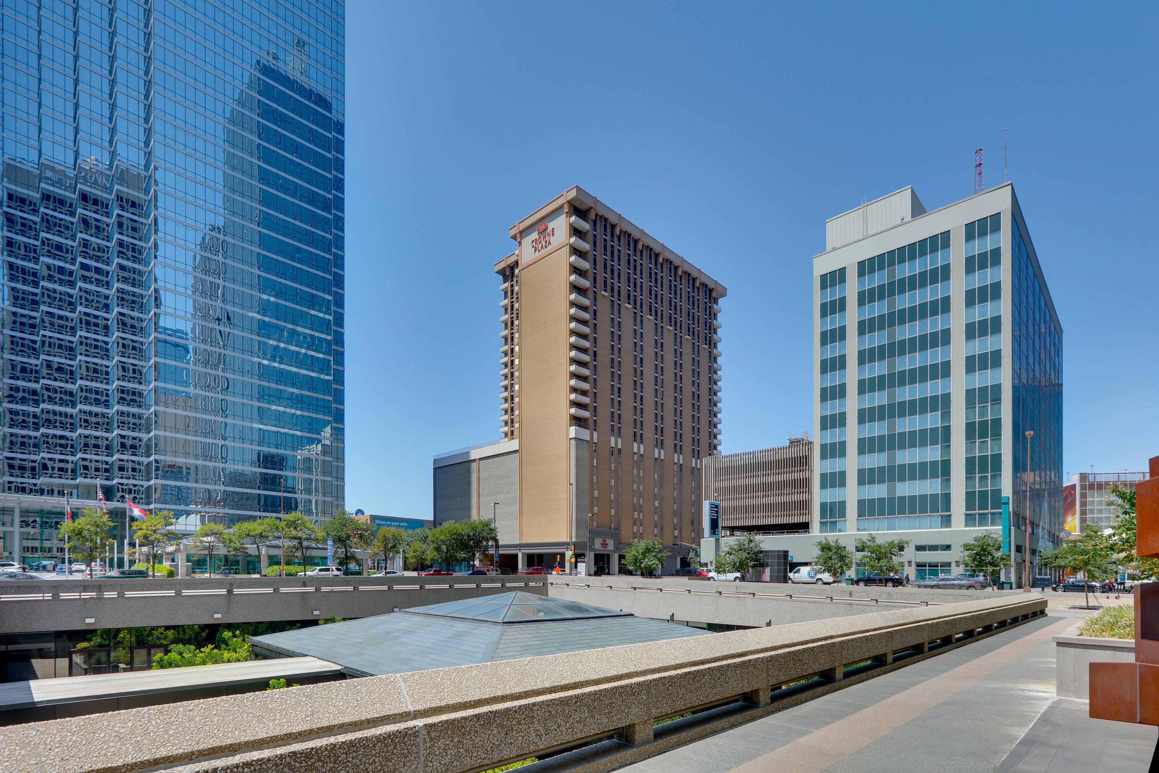 Hotels in Downtown Dallas, TX | Crowne Plaza Downtown Dallas