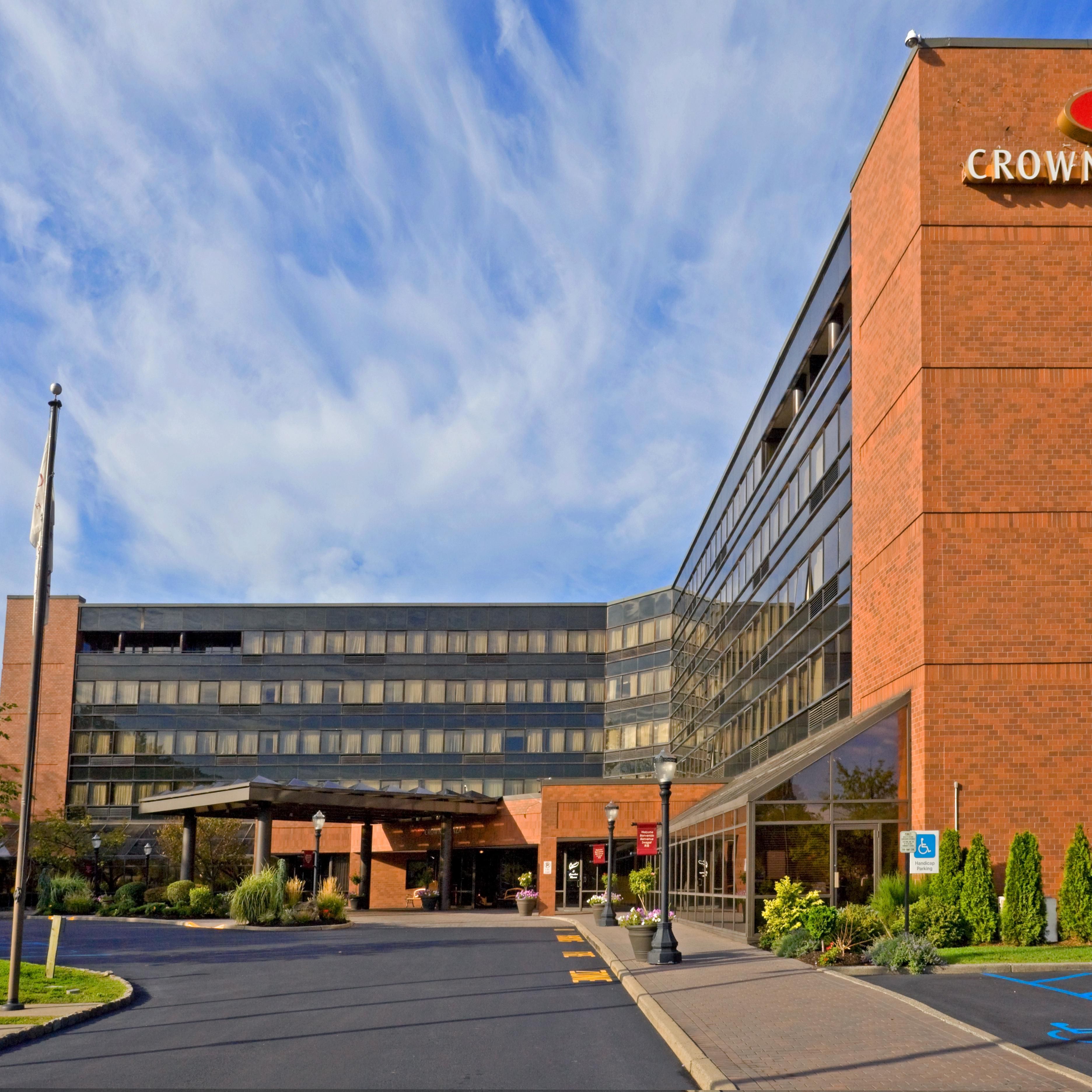Hotels in Edison, New Jersey | Crowne Plaza Edison