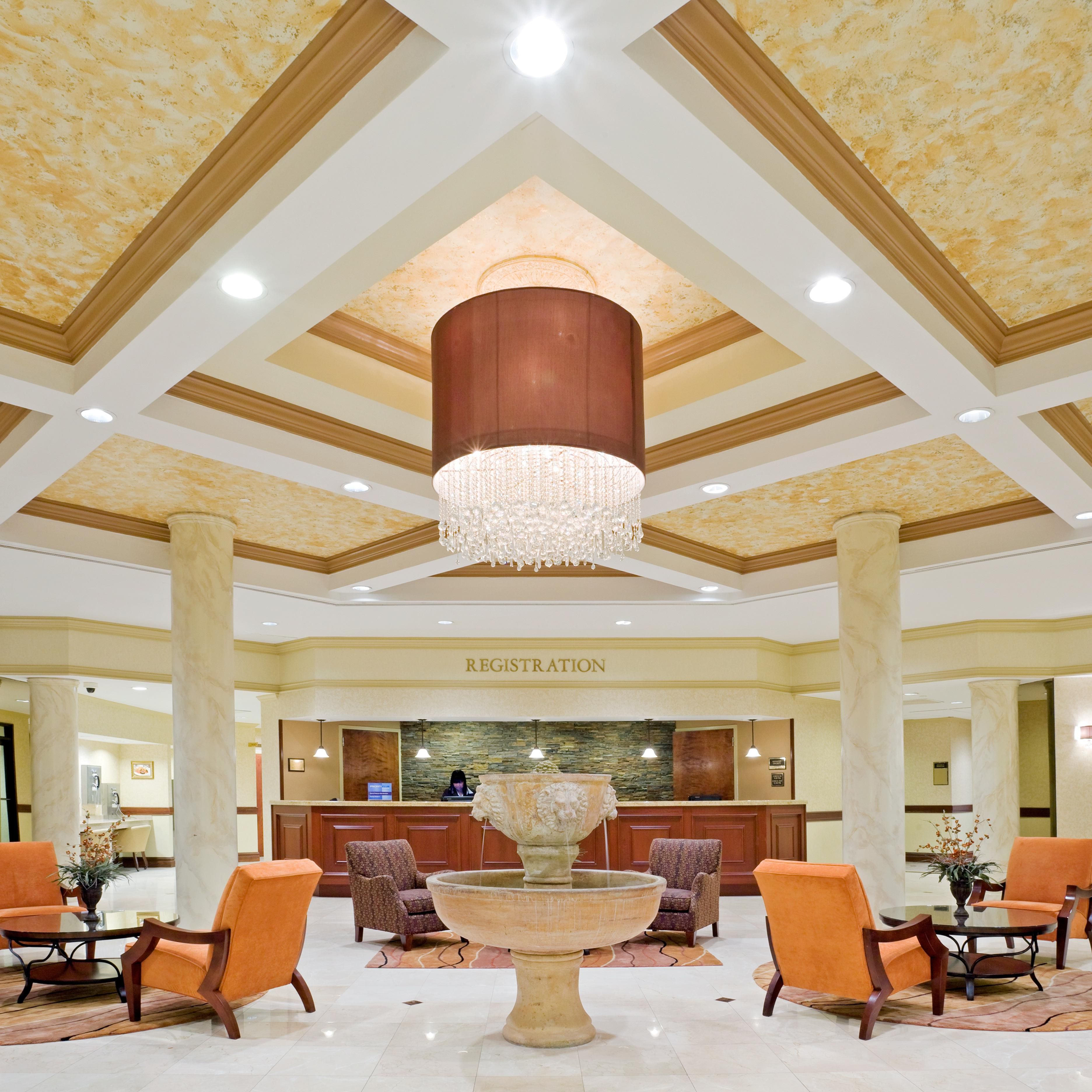Hotels in Edison, New Jersey | Crowne Plaza Edison