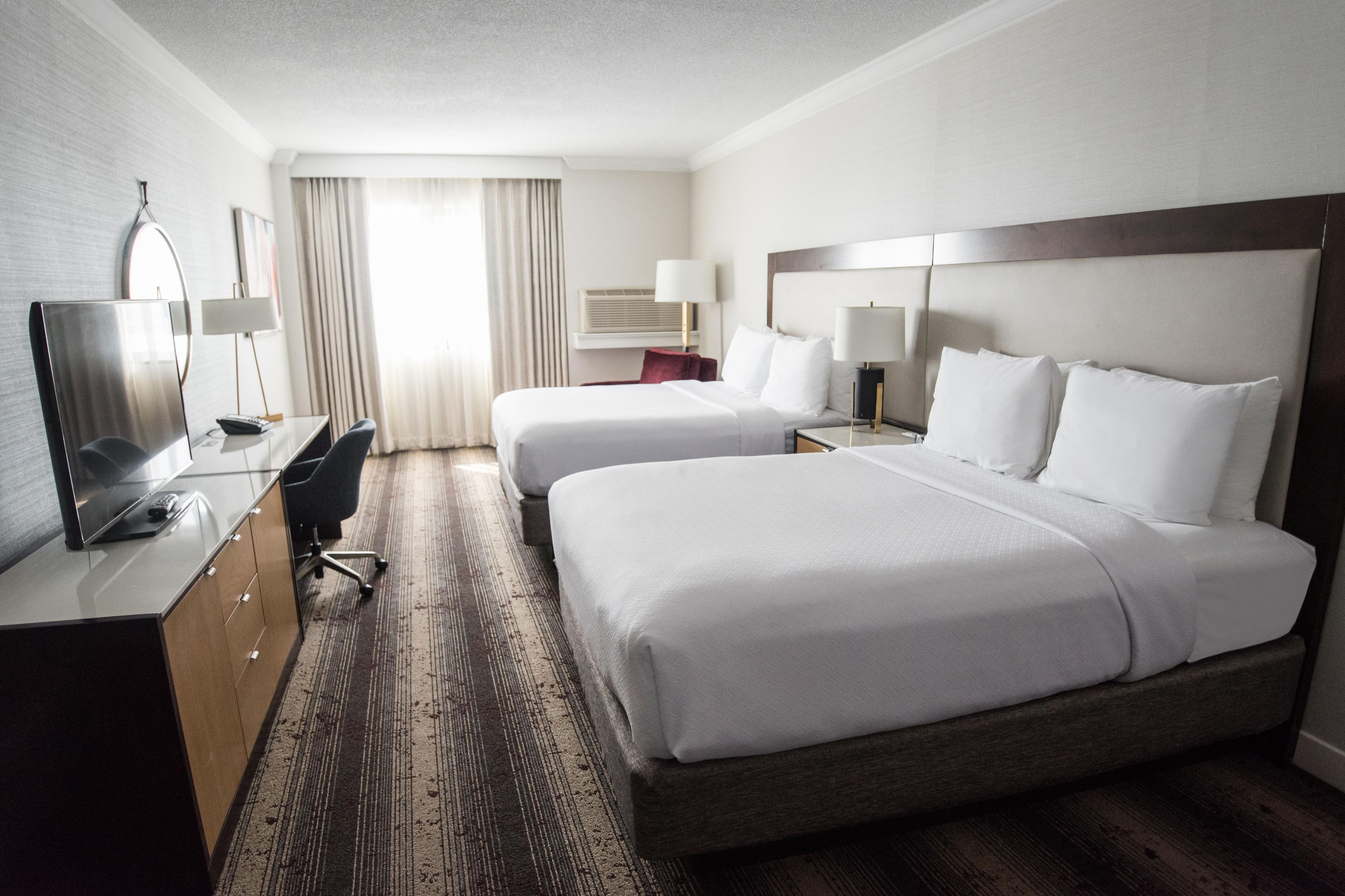 Hotels in Edison, New Jersey | Crowne Plaza Edison