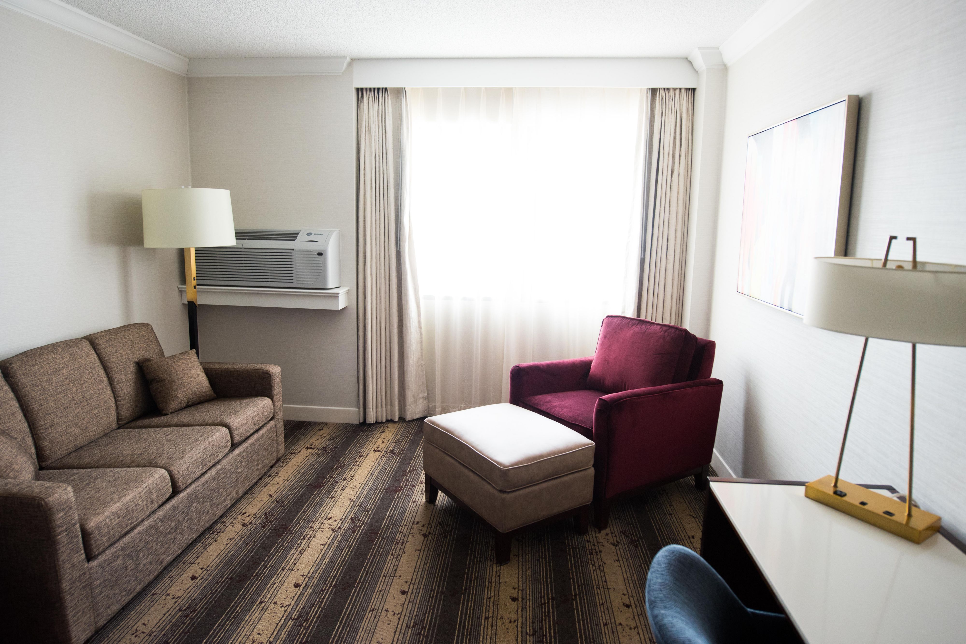 Hotels in Edison, New Jersey | Crowne Plaza Edison