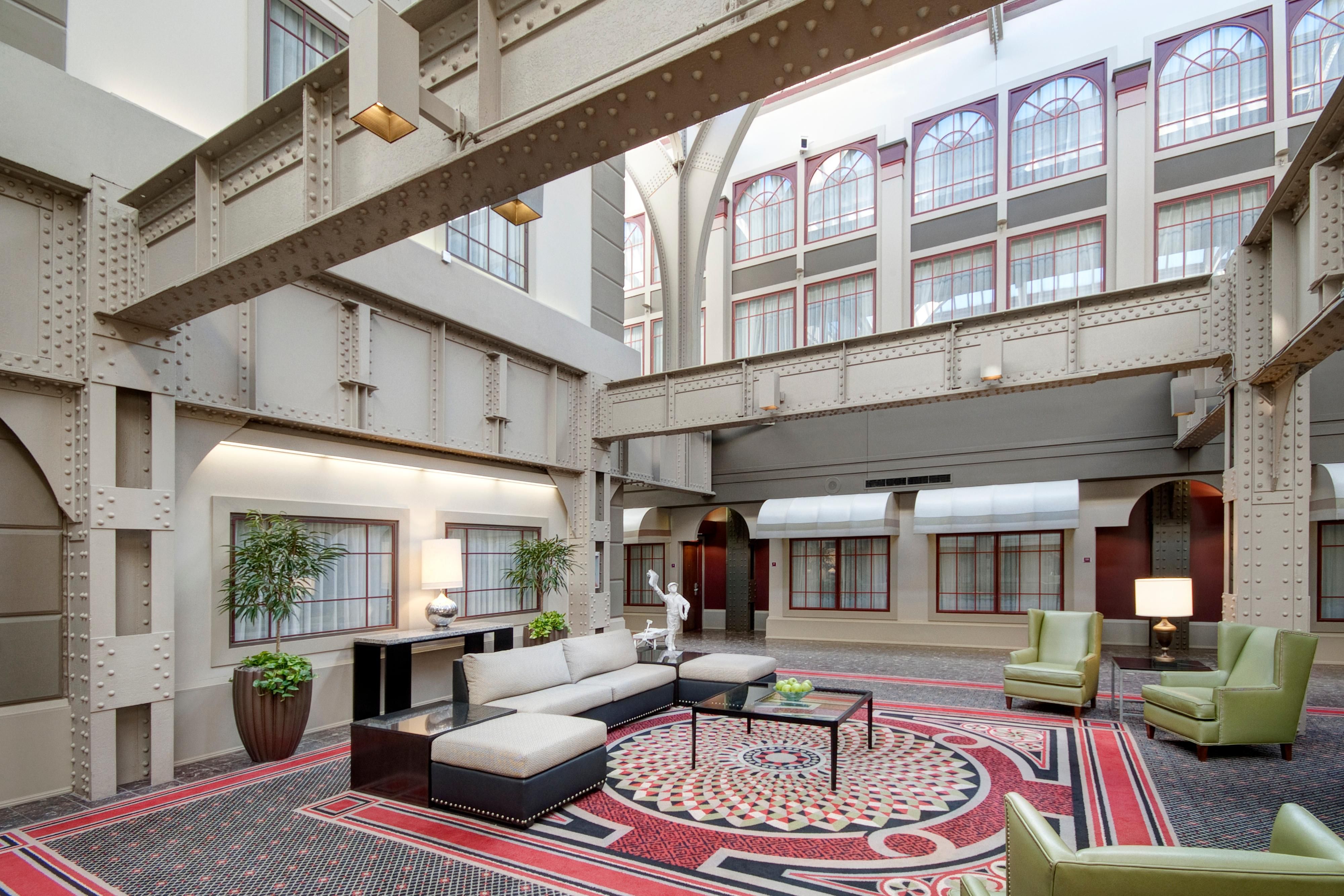 Downtown Hotels Near Convention Center | Crowne Plaza Indianapolis ...