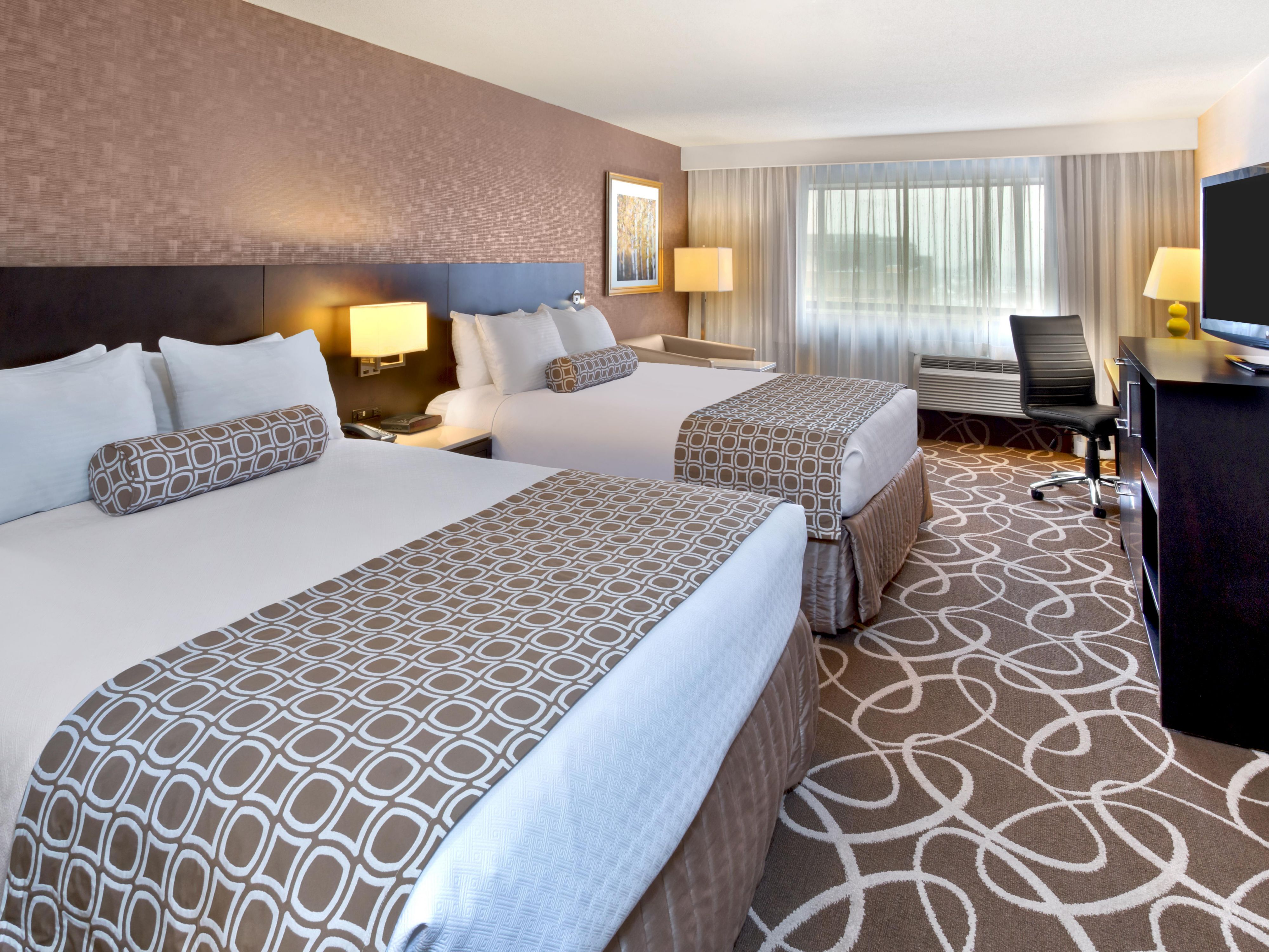 Hotels in Kitchener, Ontario | Crowne Plaza Kitchener-Waterloo