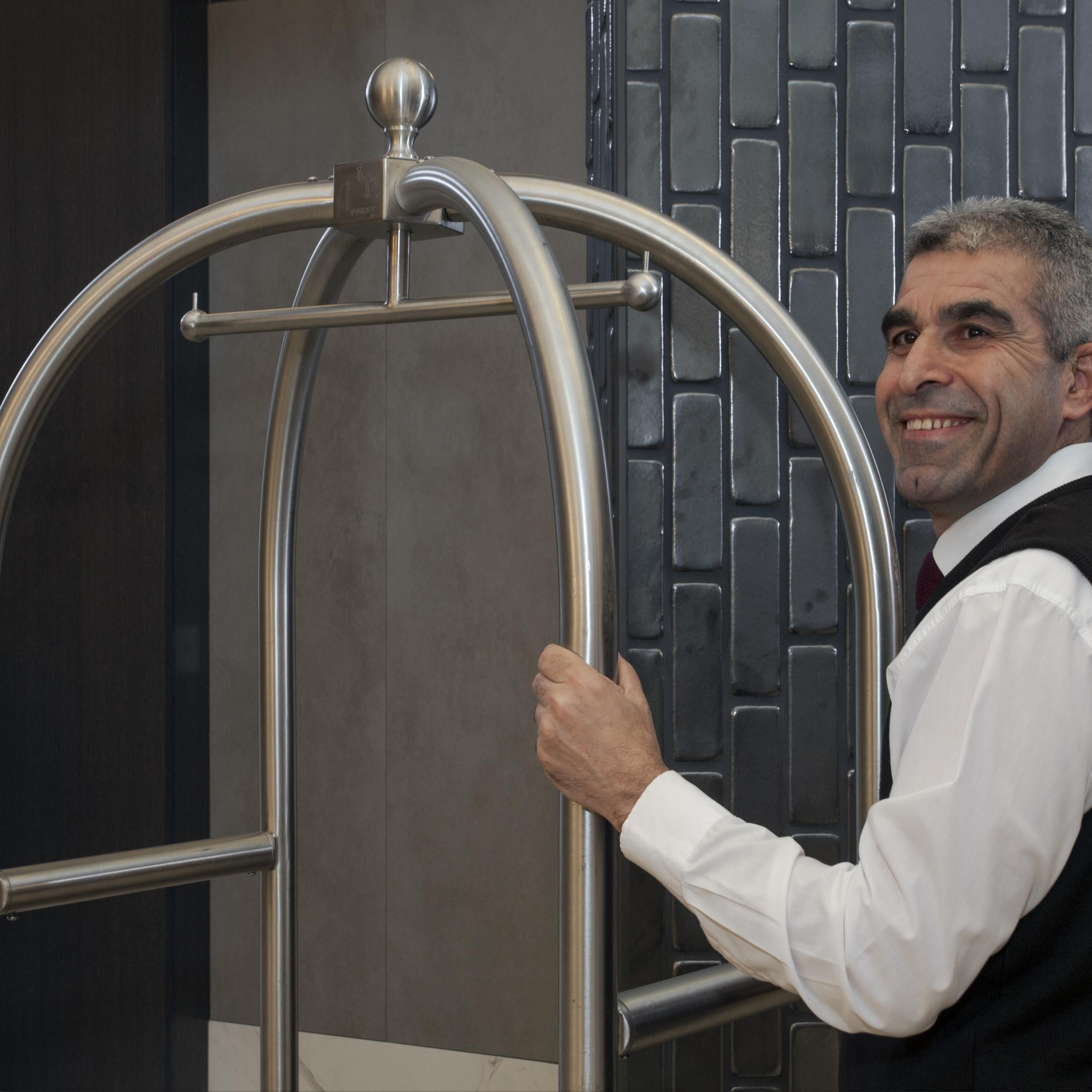 Crowne Plaza Lansing West | Business Hotels in Lansing, MI