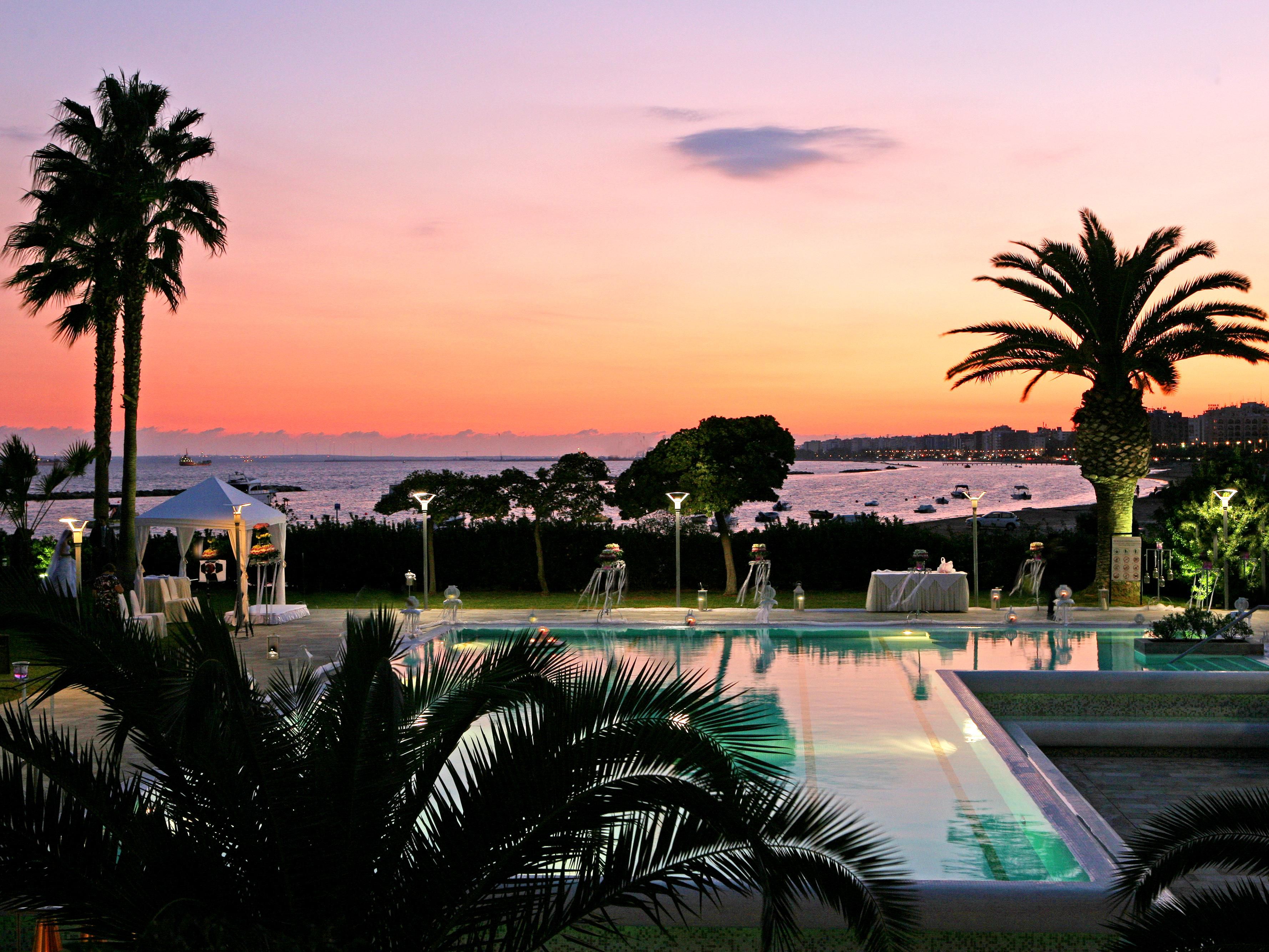 Limassol Beach Hotel & Resorts | Crowne Plaza Limassol Hotel Cyprus