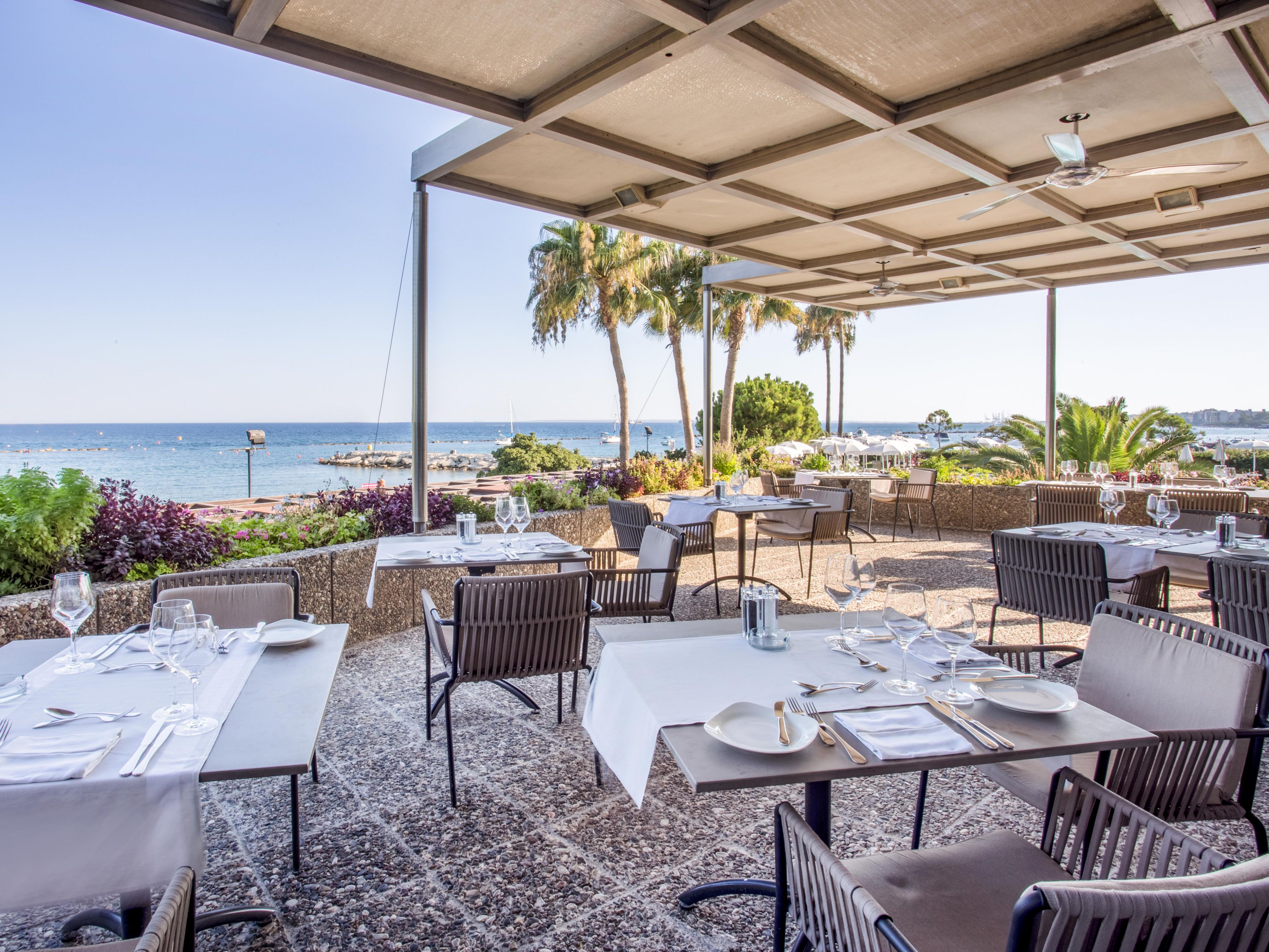 Limassol Beach Hotels & Resorts | Crowne Plaza Limassol Hotel Cyprus