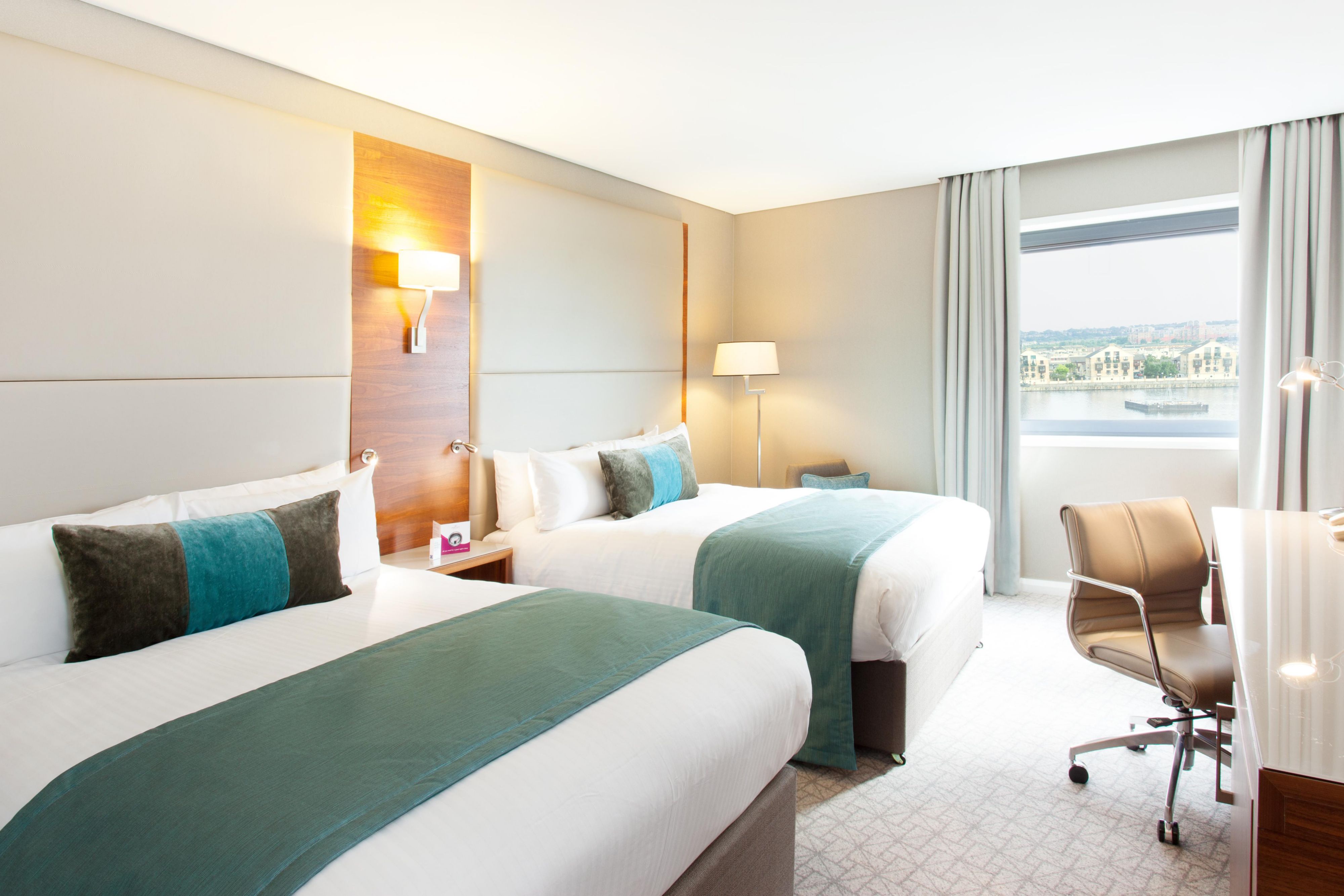 Dockland Hotels near ExCel London | Crowne Plaza London Docklands