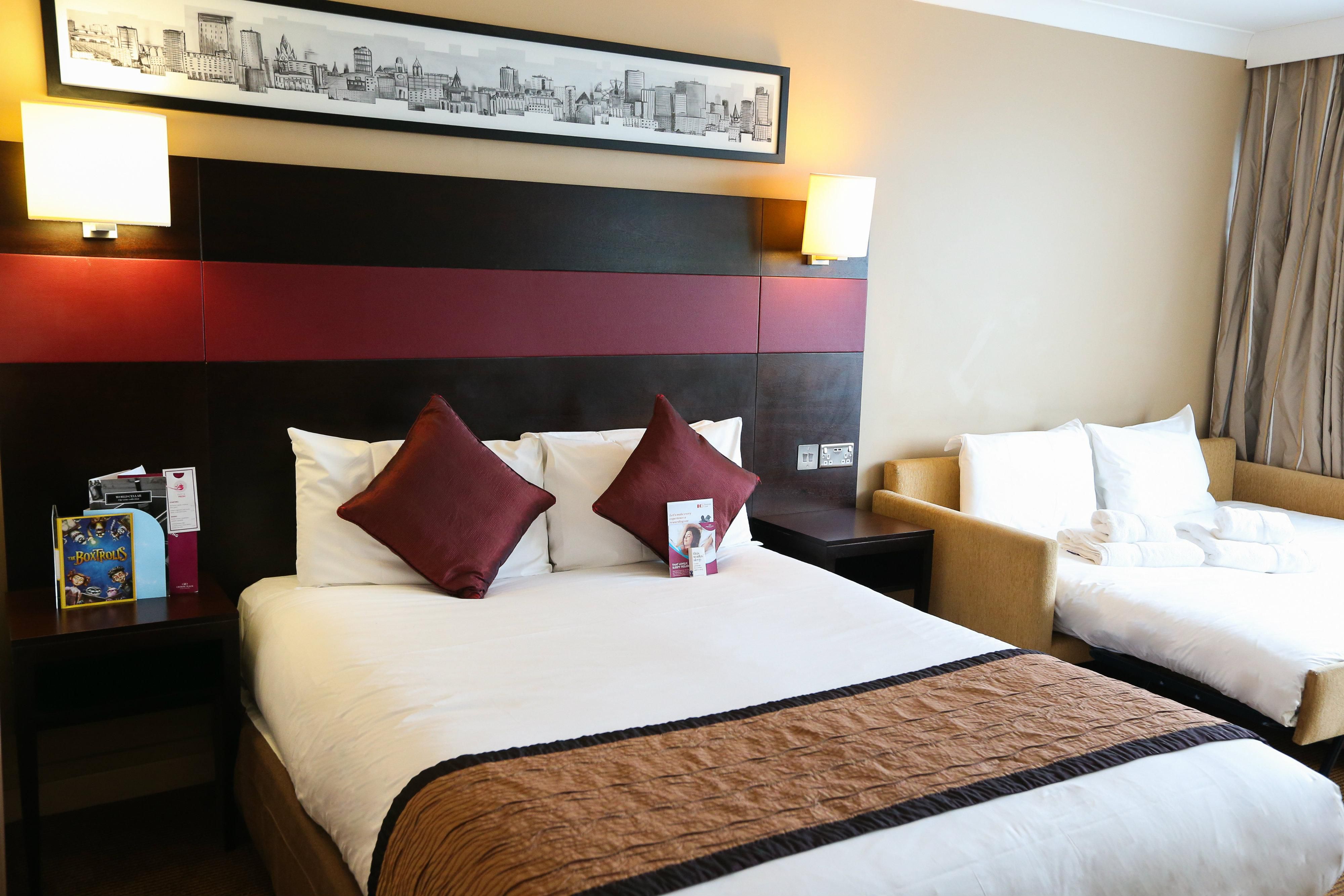 4-Star Airport Hotel: Crowne Plaza Manchester Airport