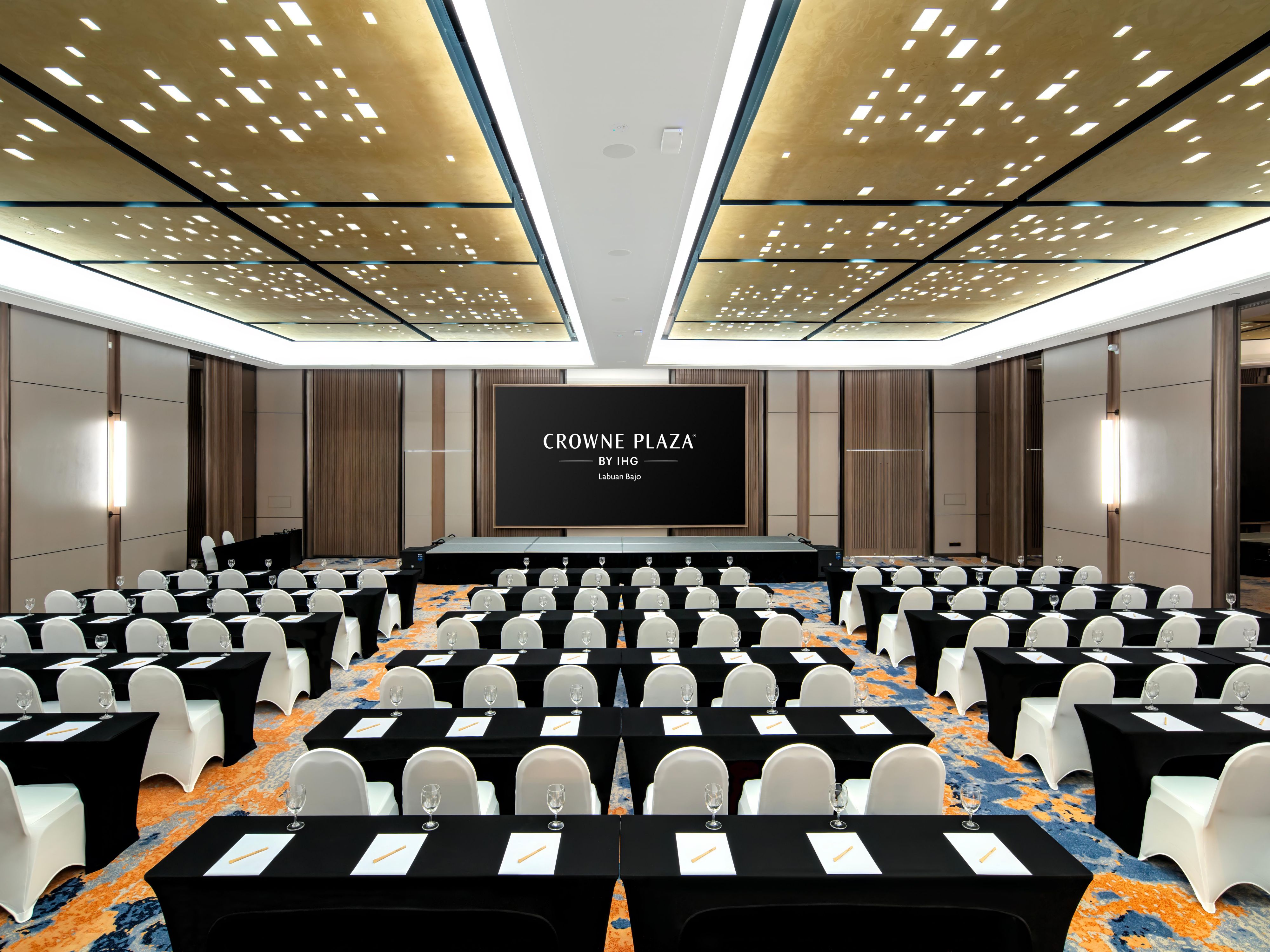 Crowne Plaza Labuan Bajo - Flores