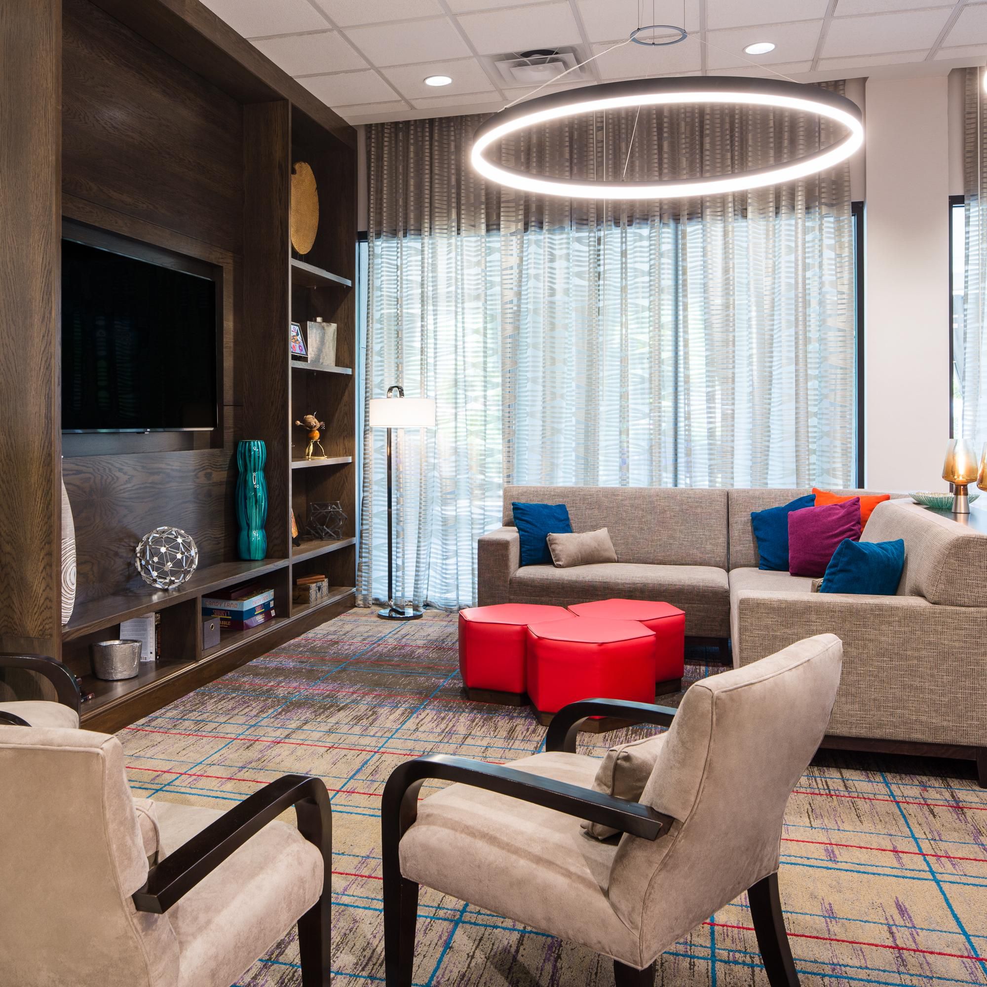 Downtown Memphis Hotel near Memphis Zoo | Crowne Plaza Memphis Downtown