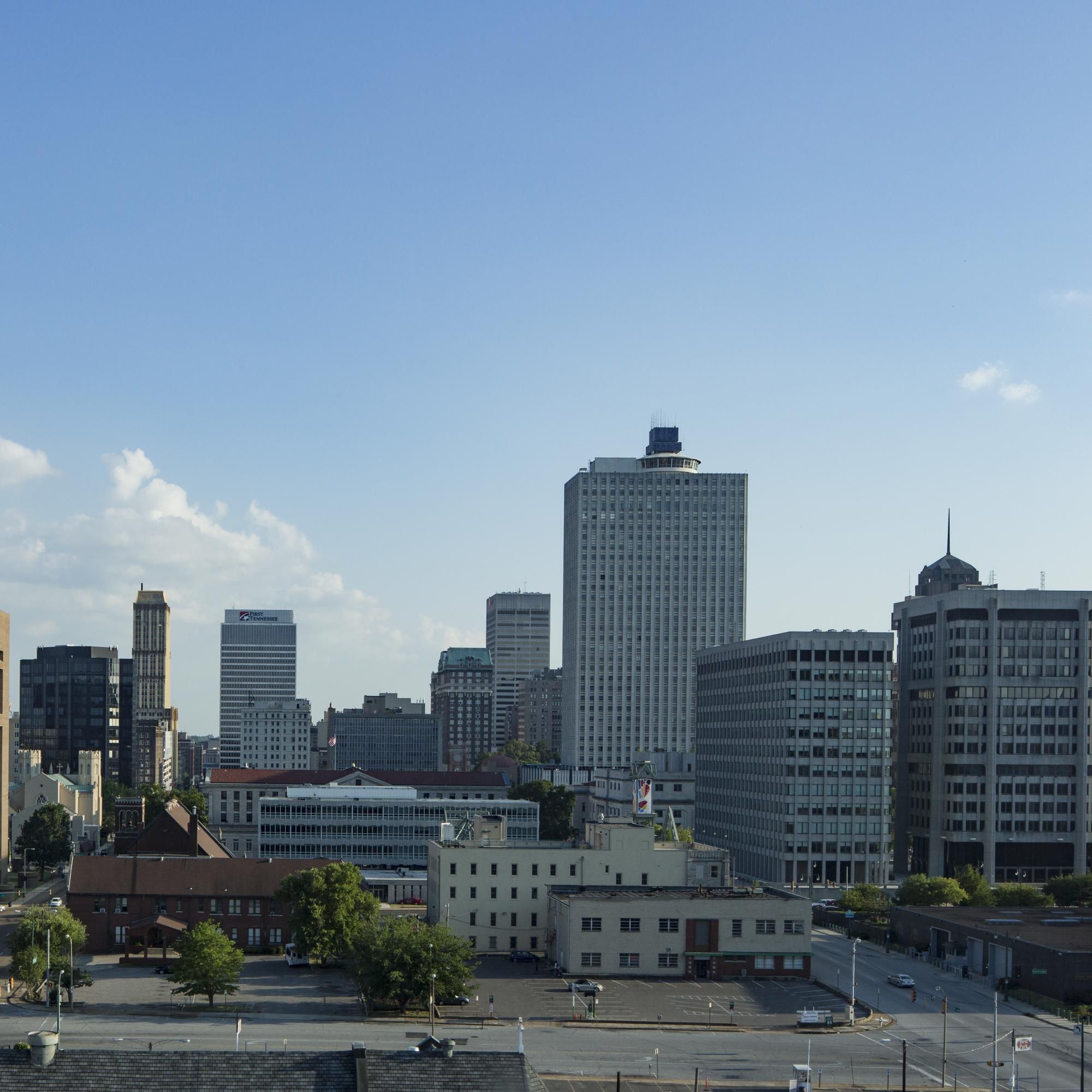 Downtown Memphis Hotel near Memphis Zoo | Crowne Plaza Memphis Downtown