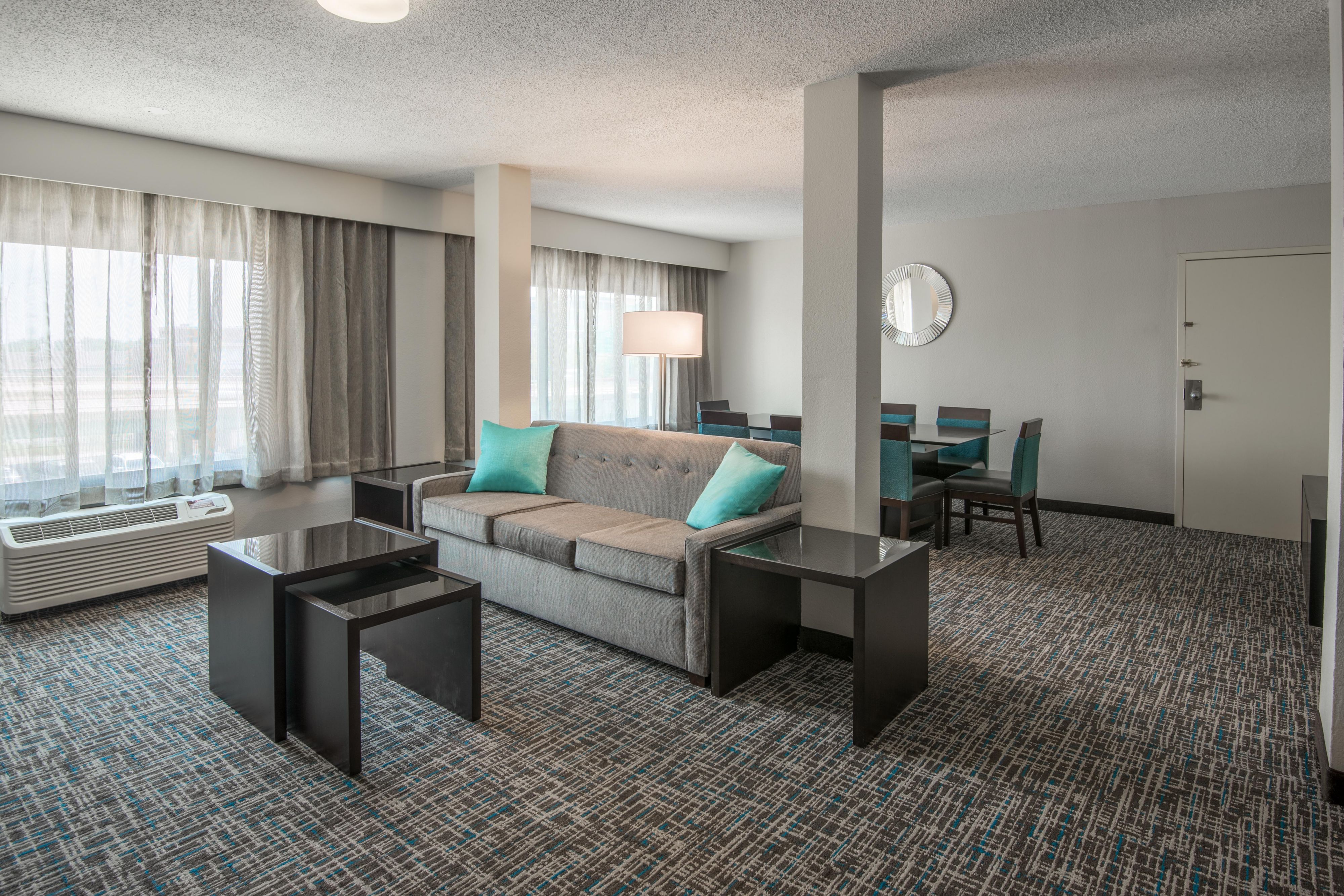 Downtown Memphis Hotel near Memphis Zoo | Crowne Plaza Memphis Downtown