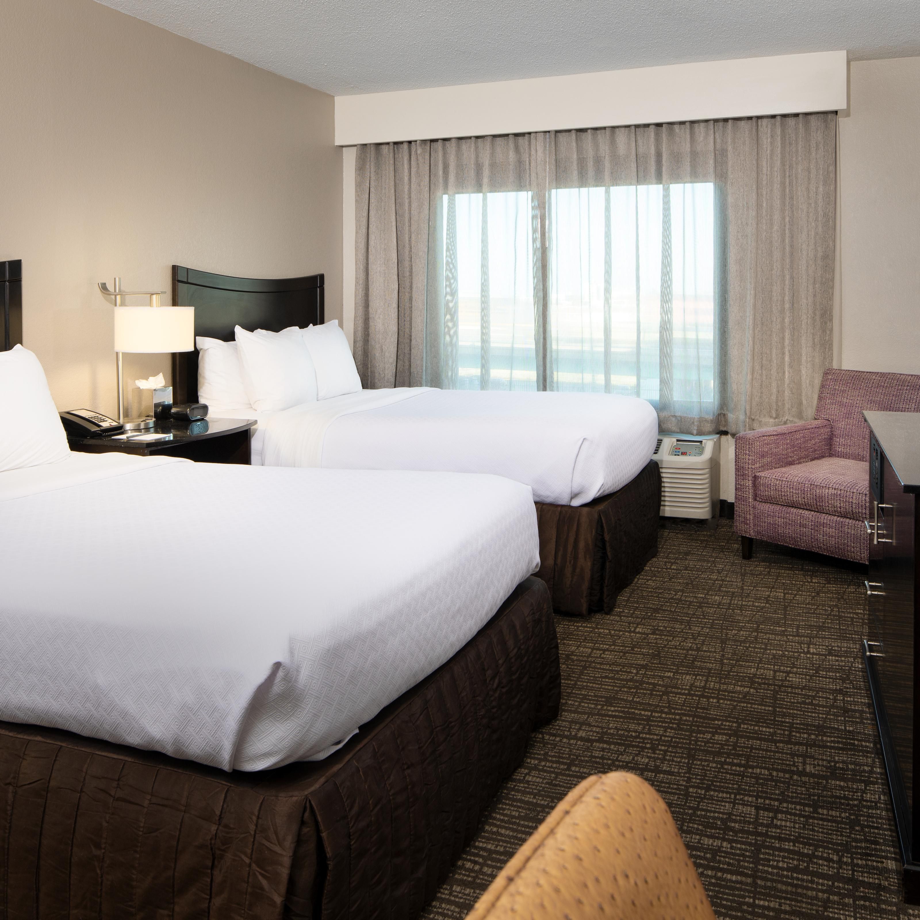 Downtown Memphis Hotel near Memphis Zoo | Crowne Plaza Memphis Downtown