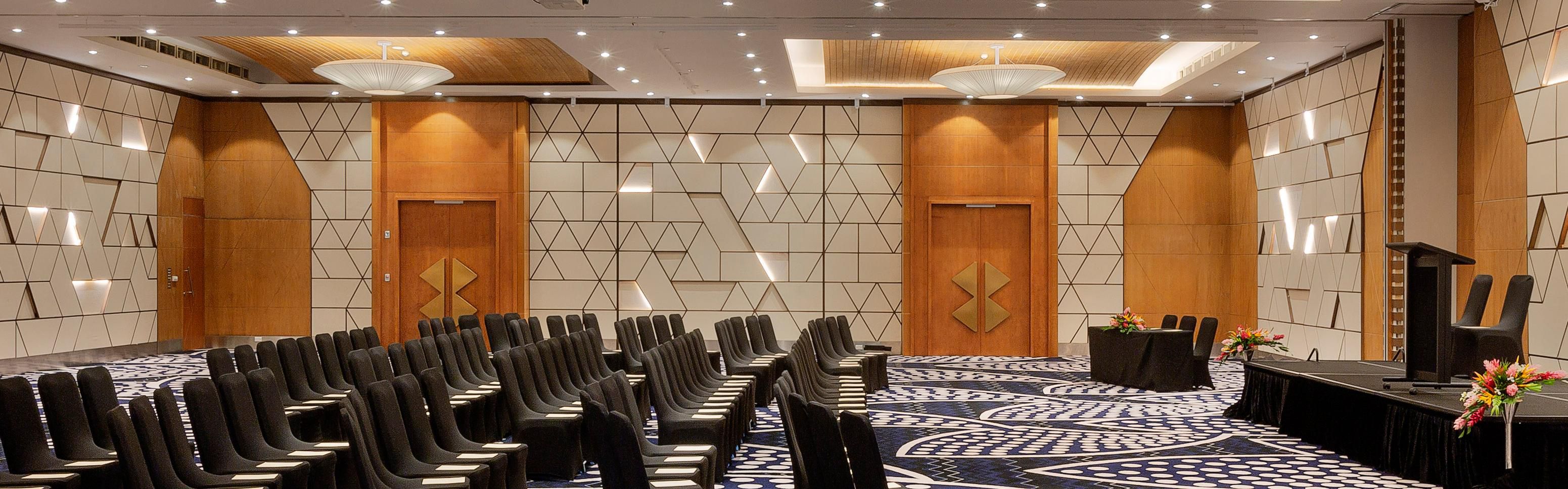 Crowne Plaza Fiji Nadi Bay Resort & Spa - Hotel Meeting Rooms for Rent Crowne Plaza Fiji Nadi Bay Resort & Spa - Hotel Meeting Rooms for Rent