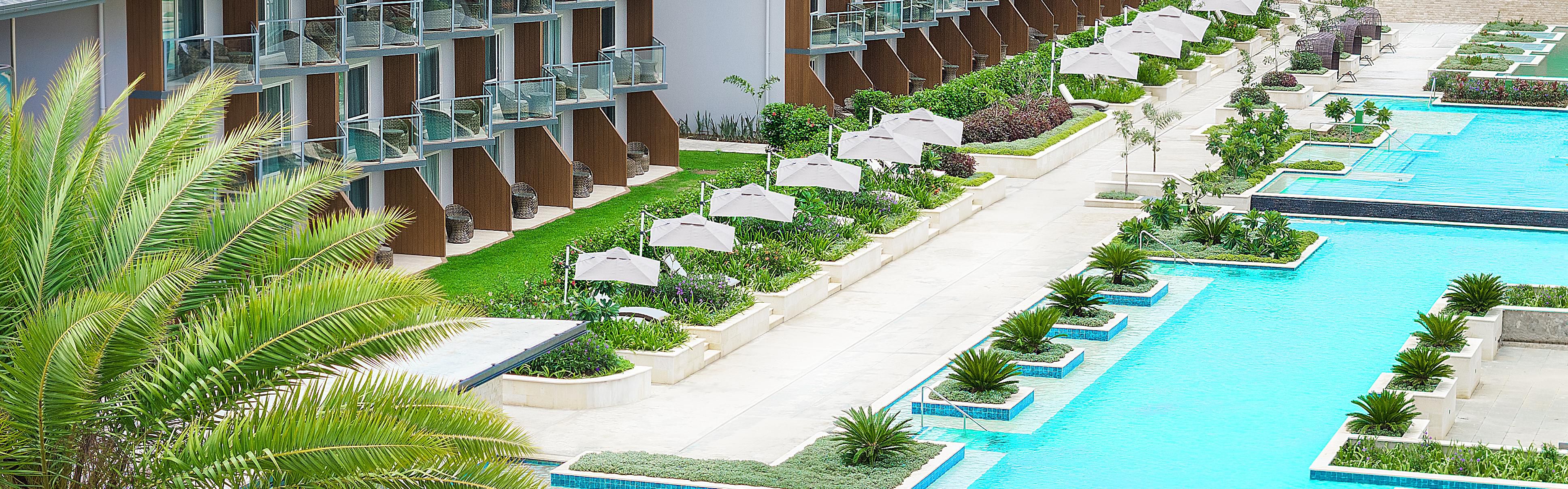 Crowne Plaza Fiji Nadi Bay Resort & Spa - Business Hotel, Best Price ...