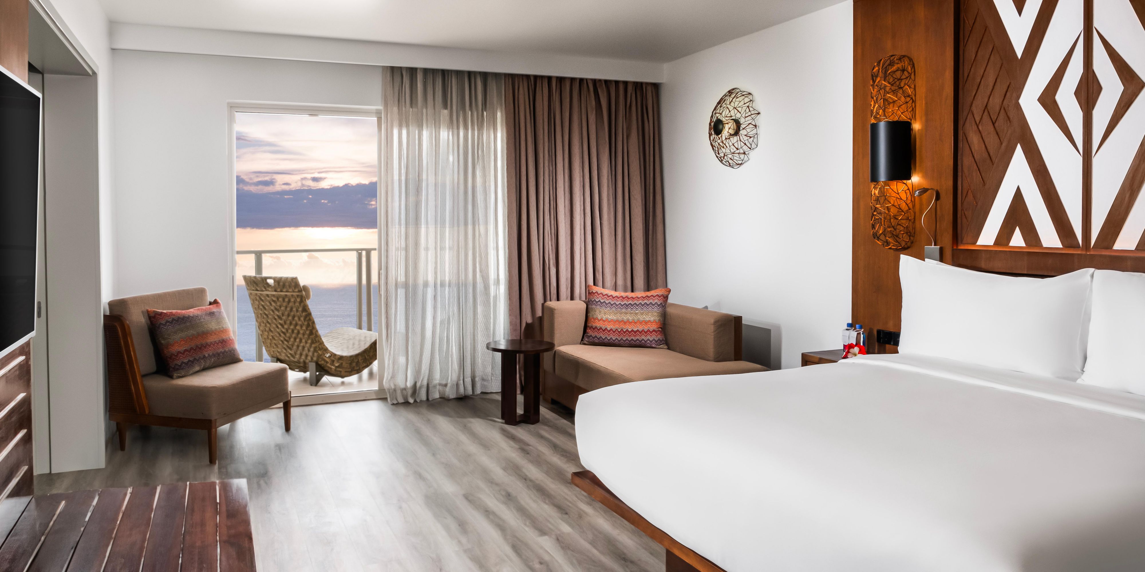 Crowne Plaza Fiji Nadi Bay Resort & Spa - Business Hotel, Best Price ...