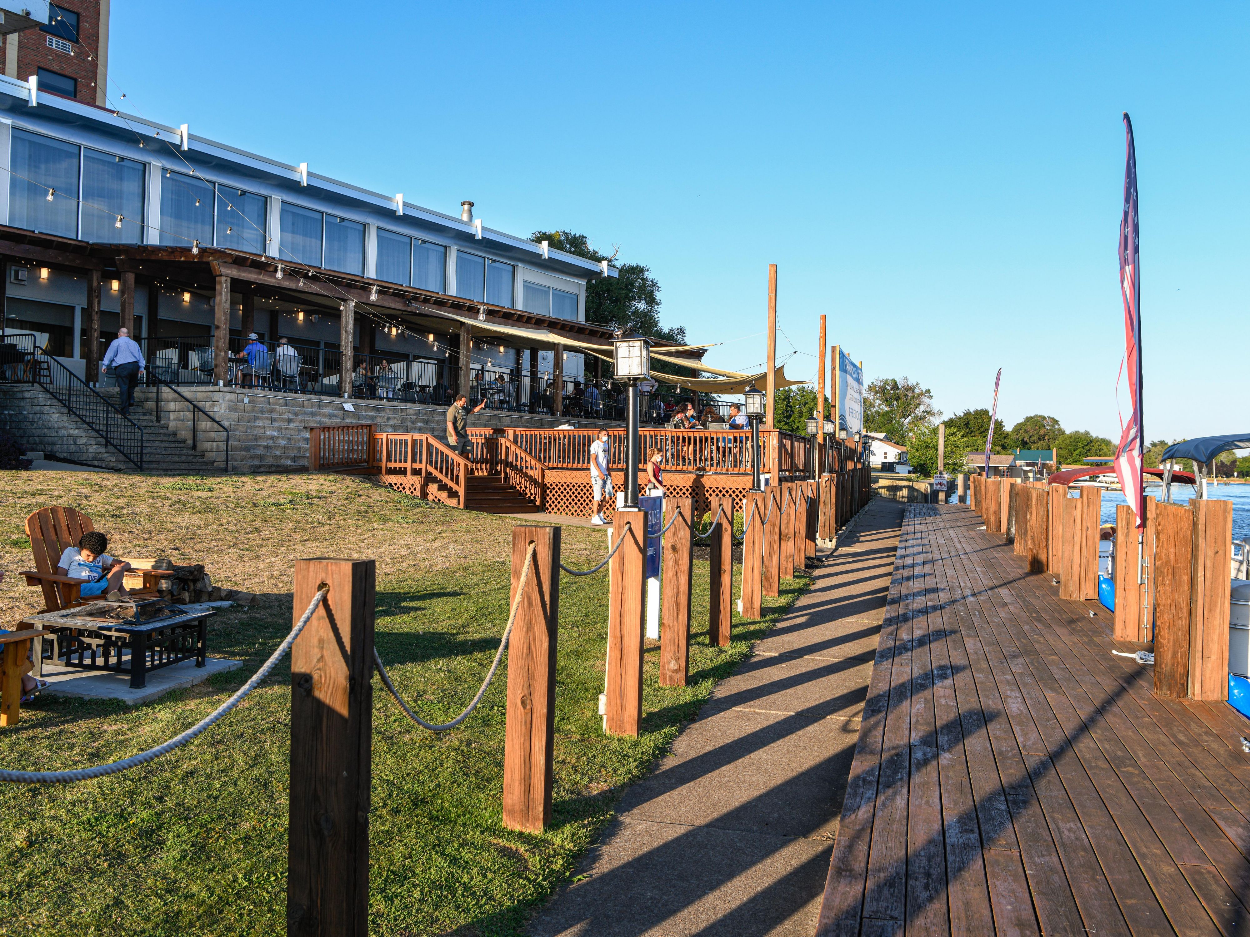 Crowne Plaza Niagara Falls NY – Riverside Dining Options