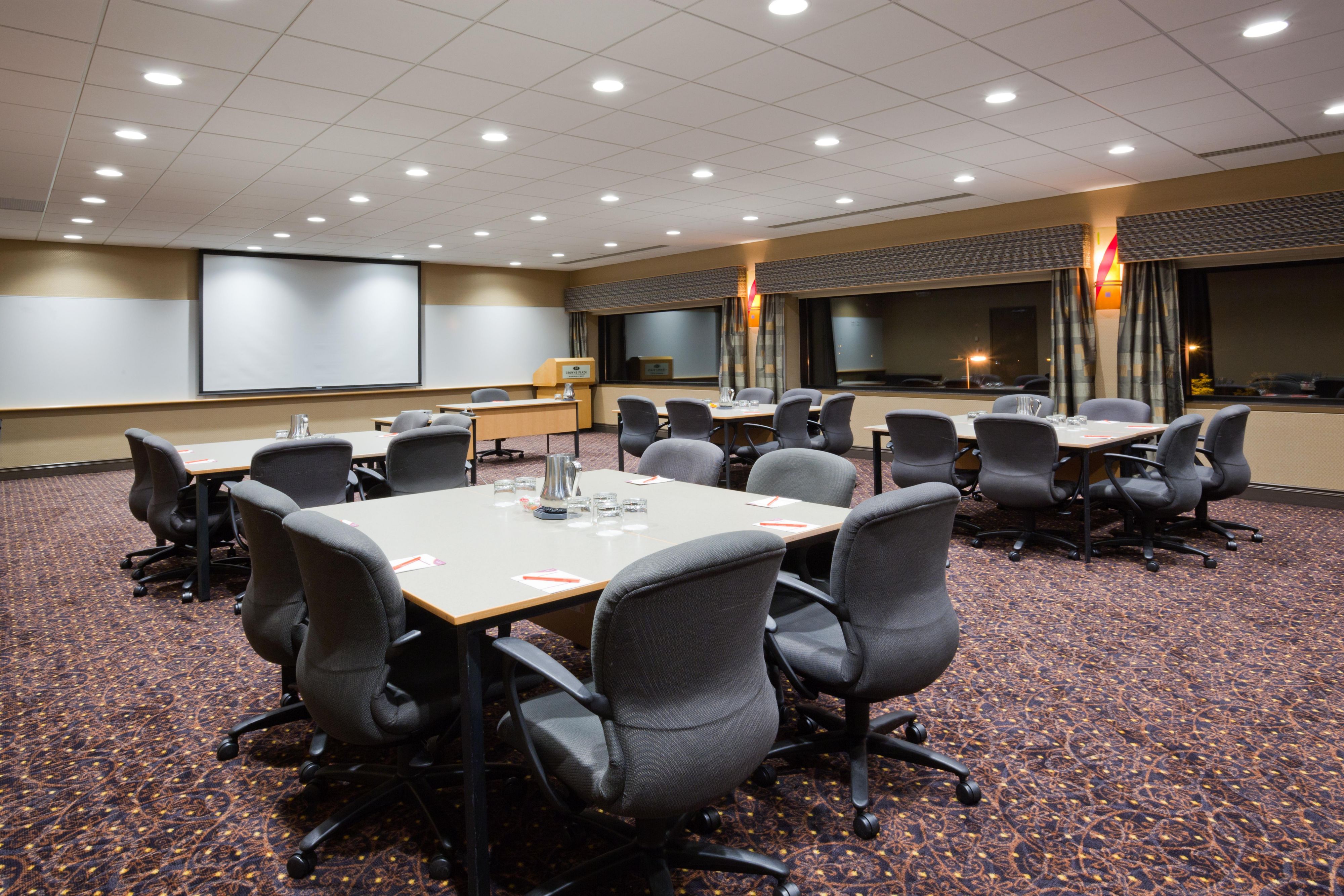 Crowne Plaza Minneapolis West - Hotel Meeting Rooms for Rent
