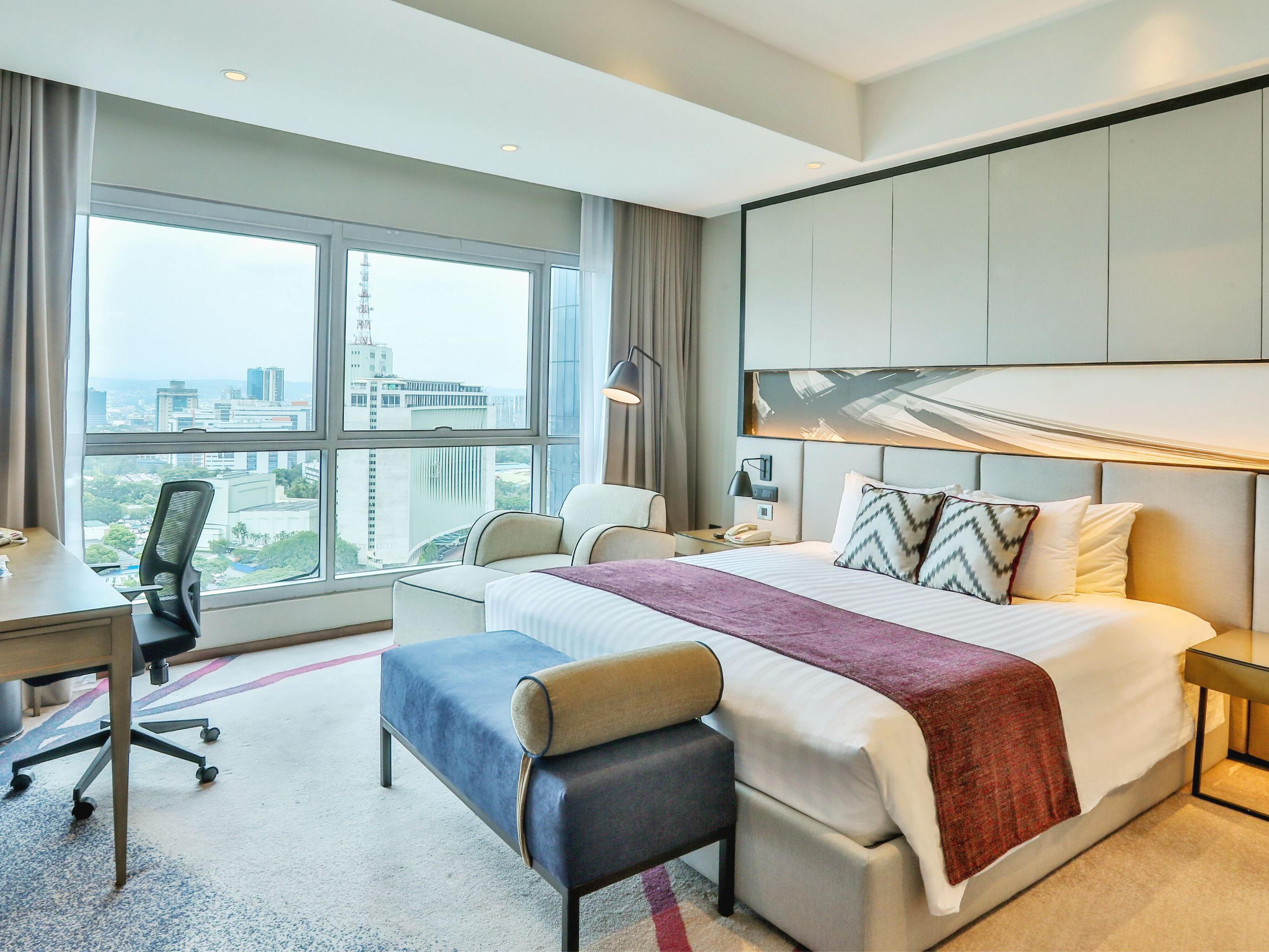 Crowne Plaza Manila Galleria - Quezon City, Philippines