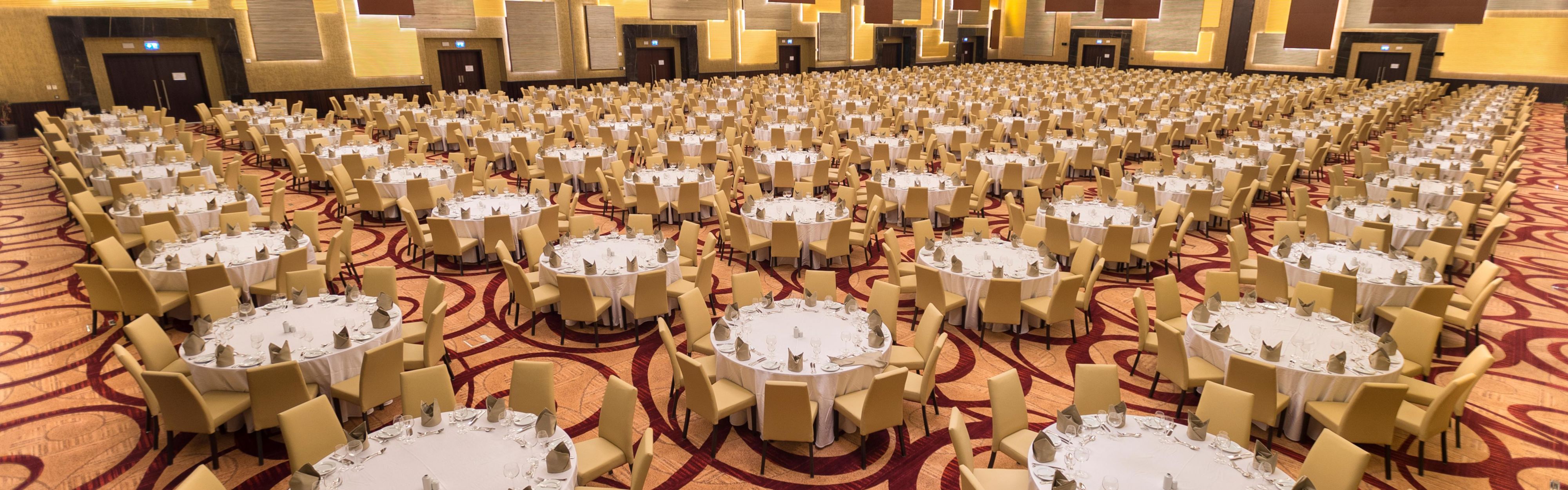 Crowne Plaza Riyadh RDC Hotel & Convention - Hotel Meeting Rooms for Rent