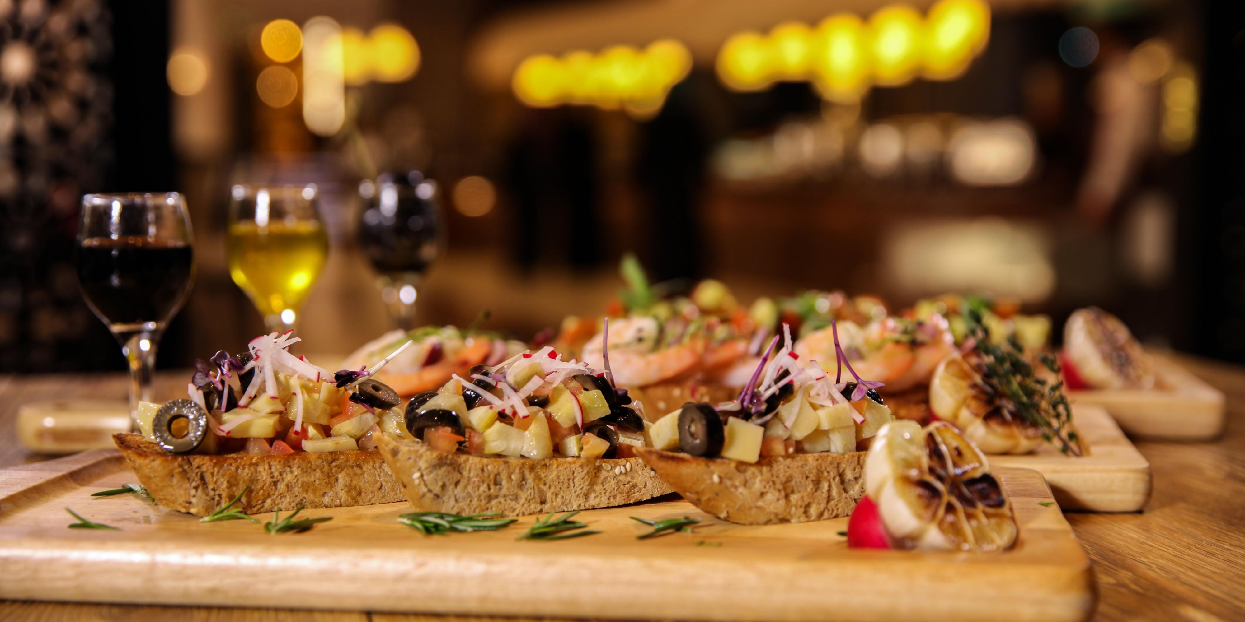 Restaurants Near Riyadh - Crowne Plaza