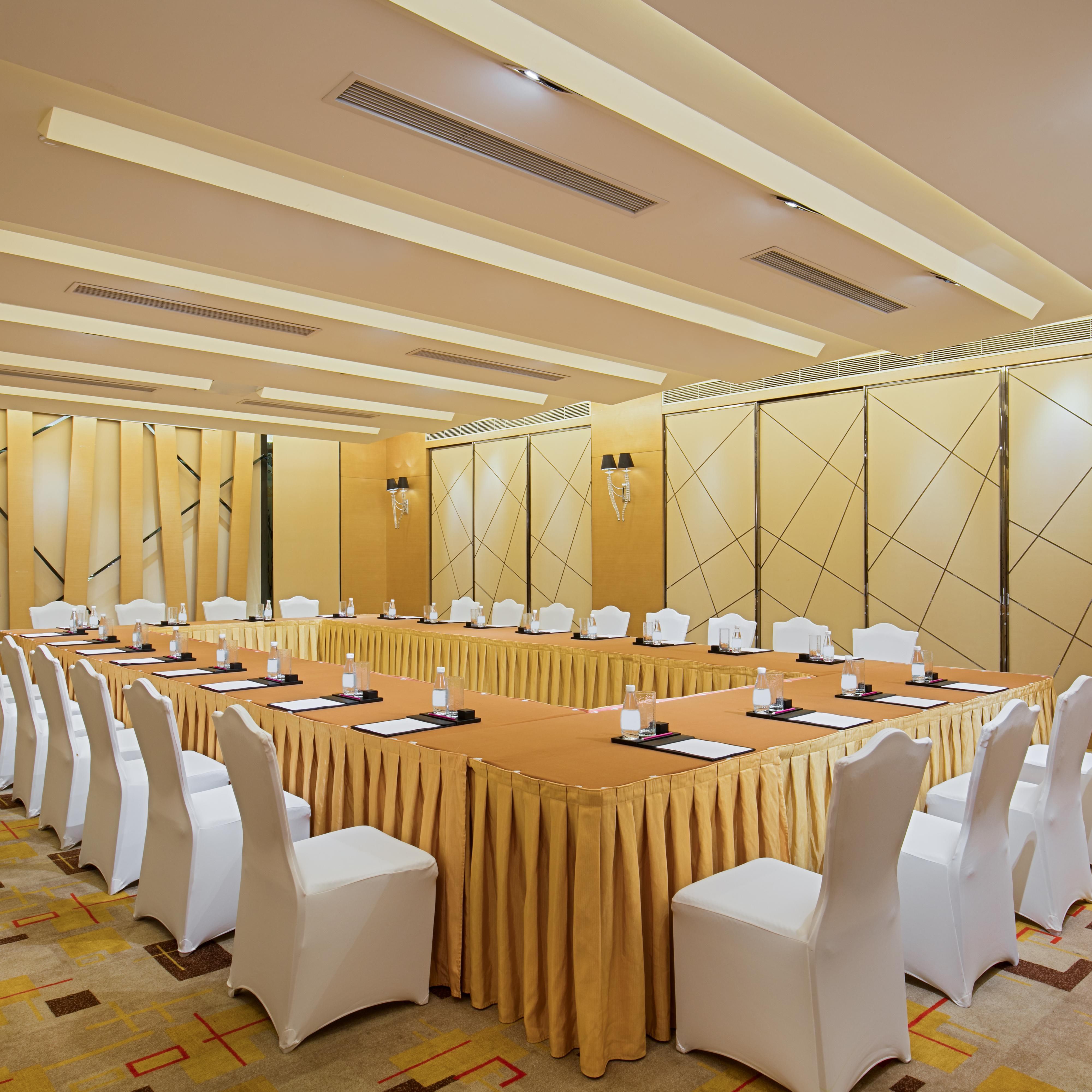 Hotels Near Dafen Oil Painting Village | Crowne Plaza Shenzhen Longgang City Centre