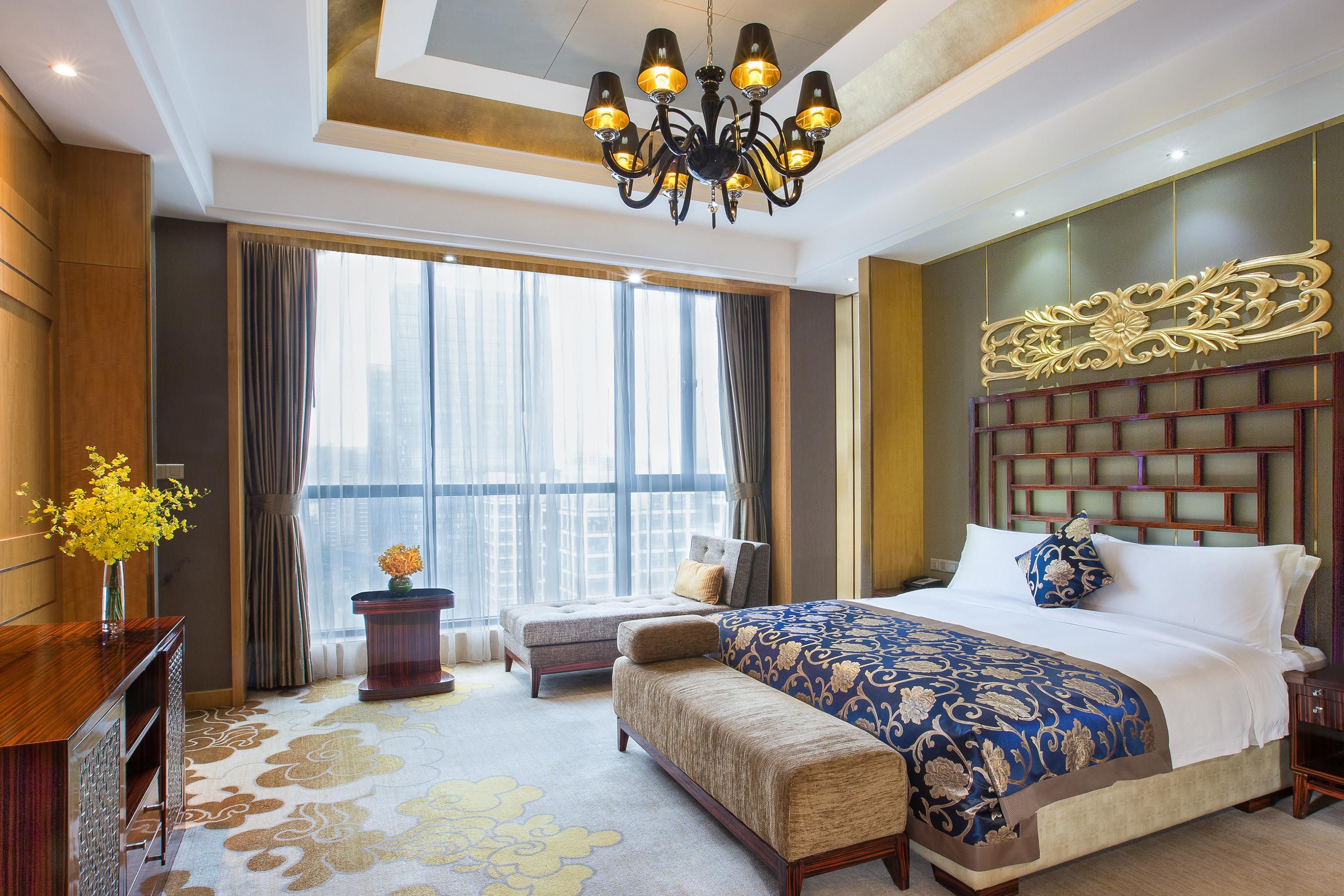 Hotels Near Dafen Oil Painting Village | Crowne Plaza Shenzhen Longgang City Centre