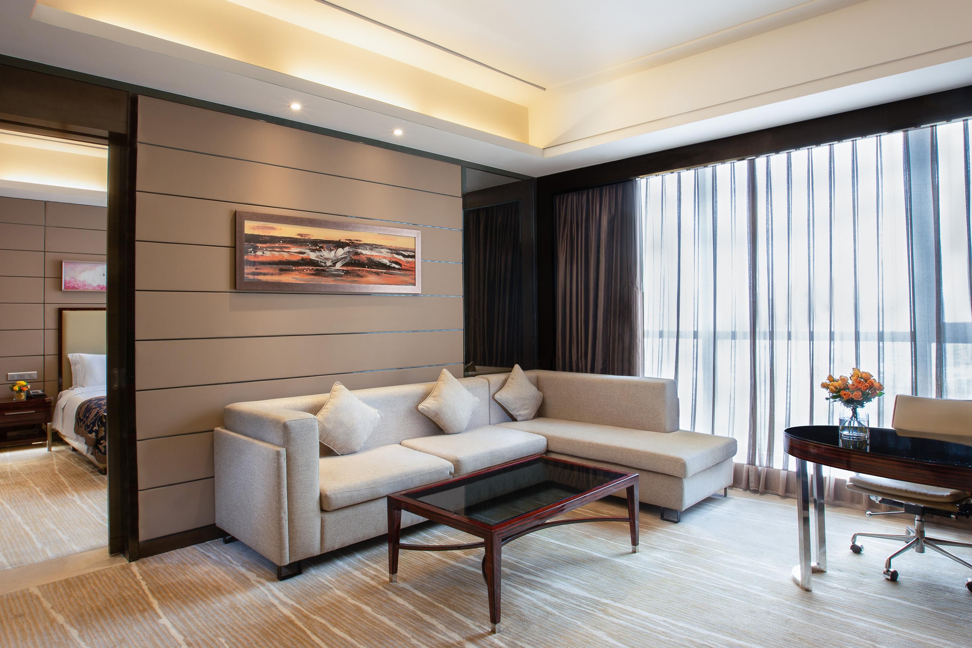 Hotels Near Dafen Oil Painting Village | Crowne Plaza Shenzhen Longgang City Centre