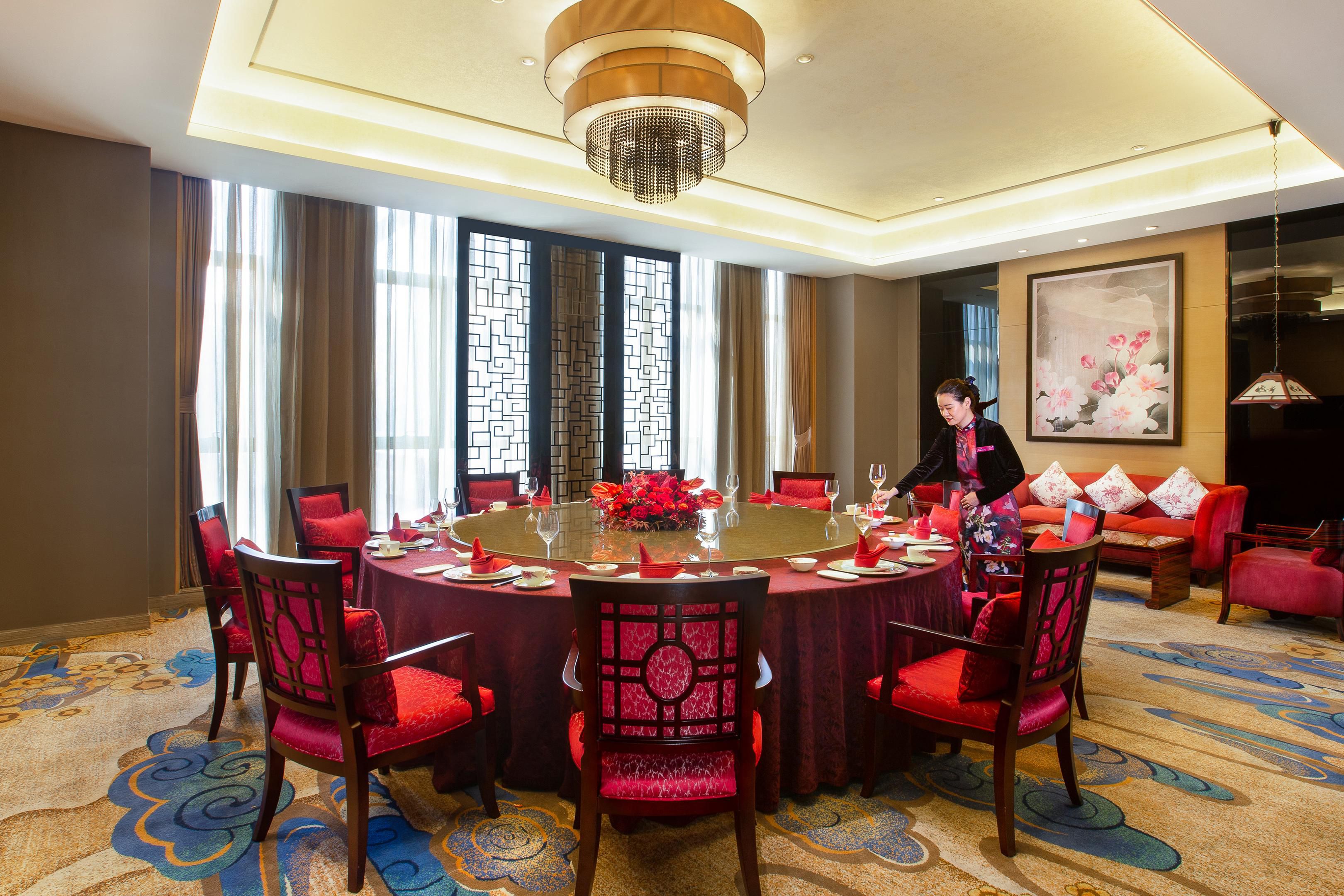 Hotels Near Dafen Oil Painting Village | Crowne Plaza Shenzhen Longgang City Centre