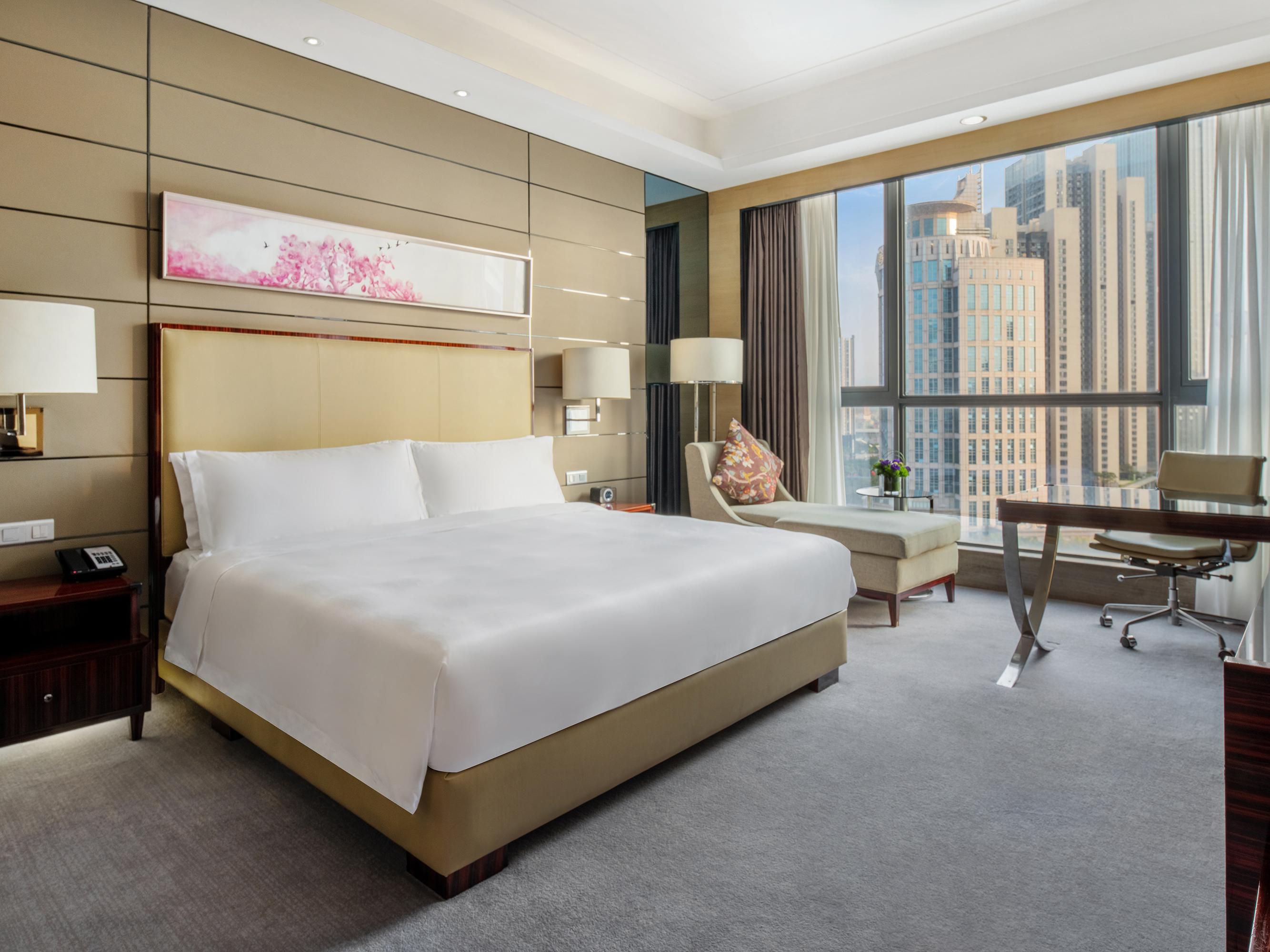 Hotel Near Dafen Oil Painting Village | Crowne Plaza Shenzhen Longgang City Centre