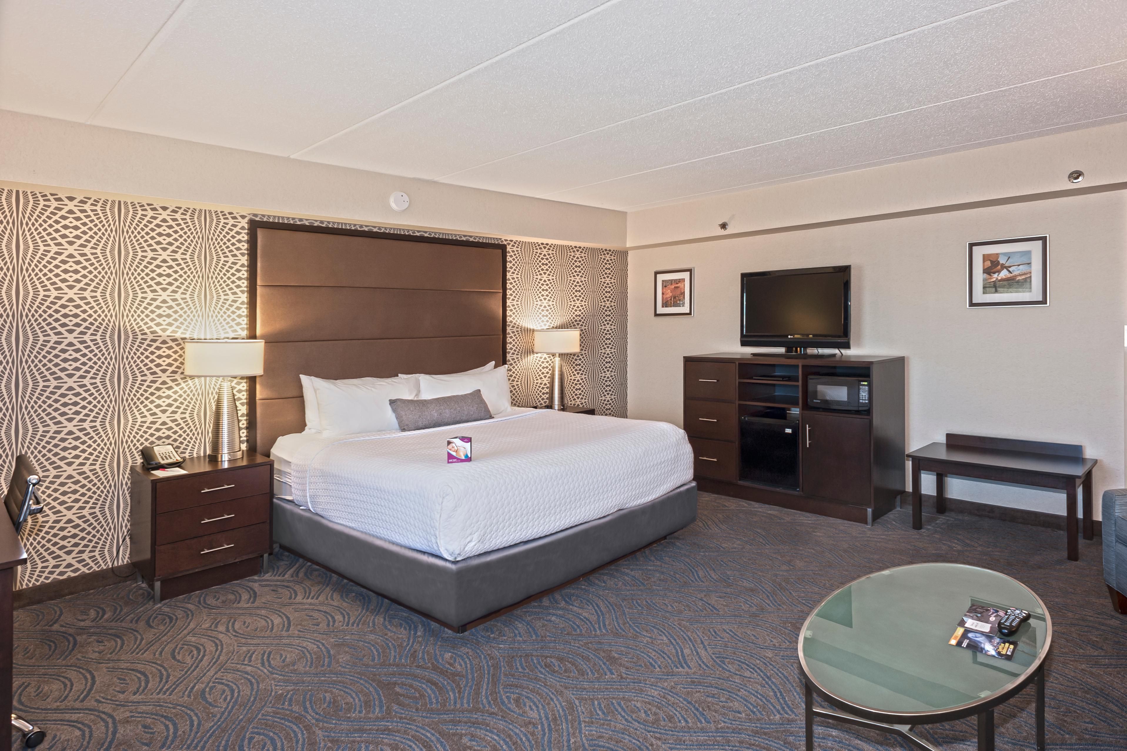 Mississippi River Hotel | Crowne Plaza Suites MSP Airport - Mall of America