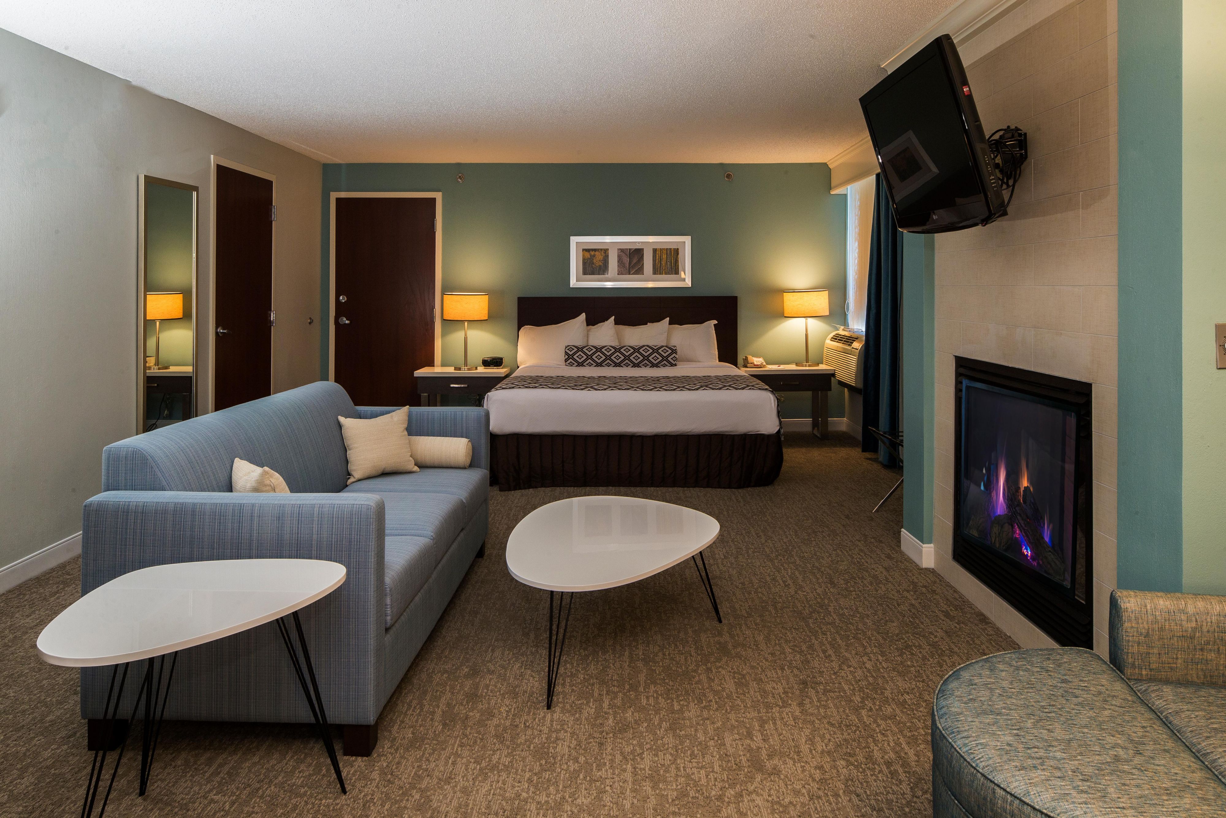 Hotel Suites in Pittsburgh, PA | Crowne Plaza Suites Pittsburgh South