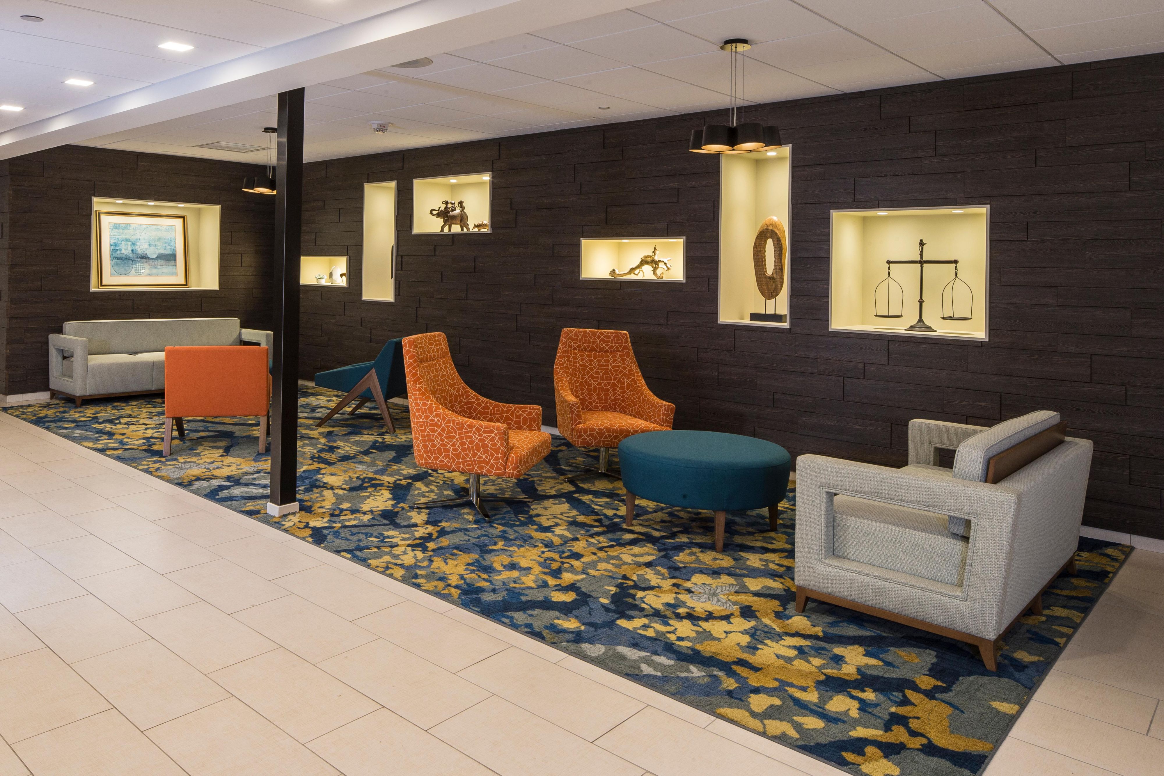 Hotel Suites in Pittsburgh, PA | Crowne Plaza Suites Pittsburgh South