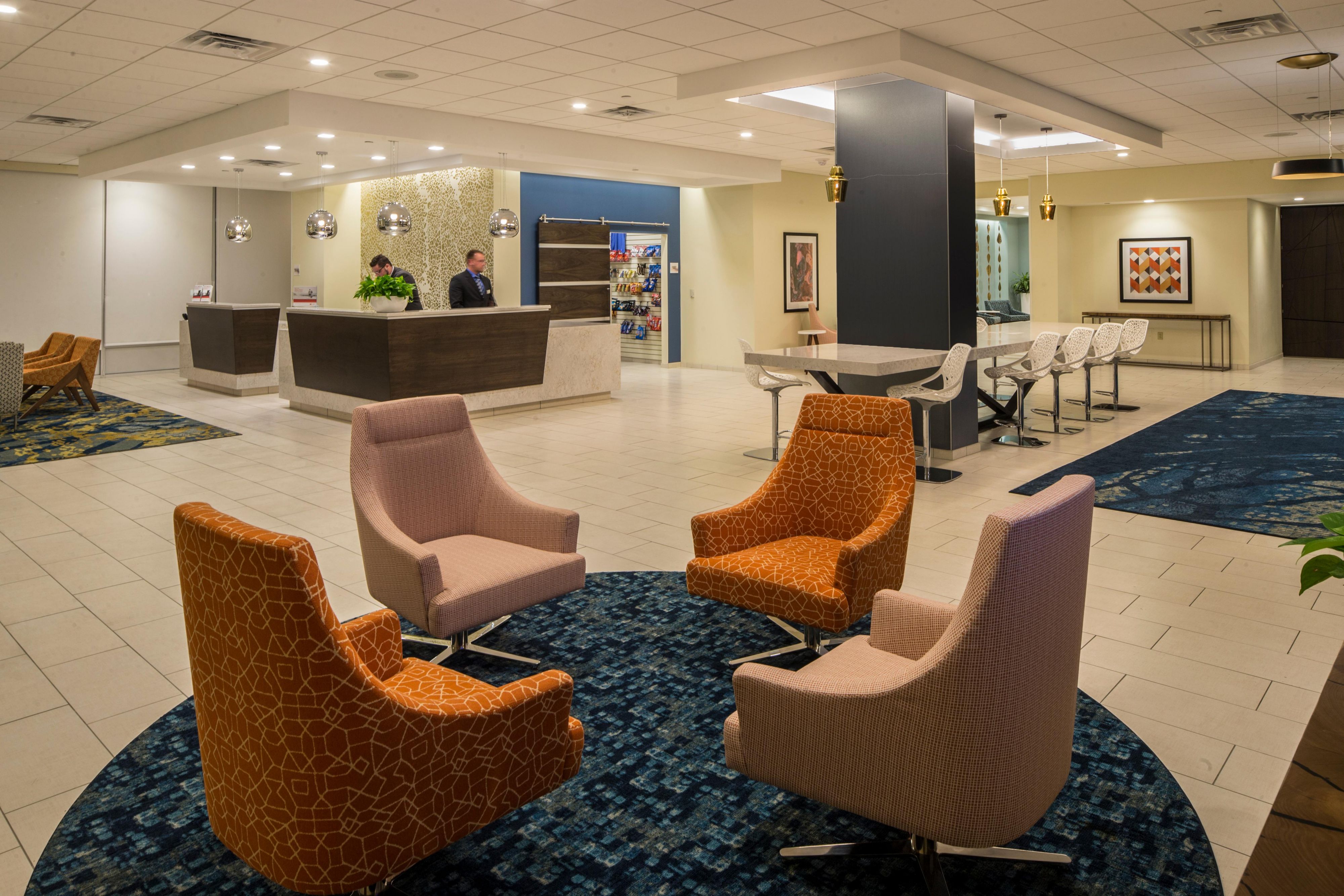 Hotel Suites in Pittsburgh, PA | Crowne Plaza Suites Pittsburgh South